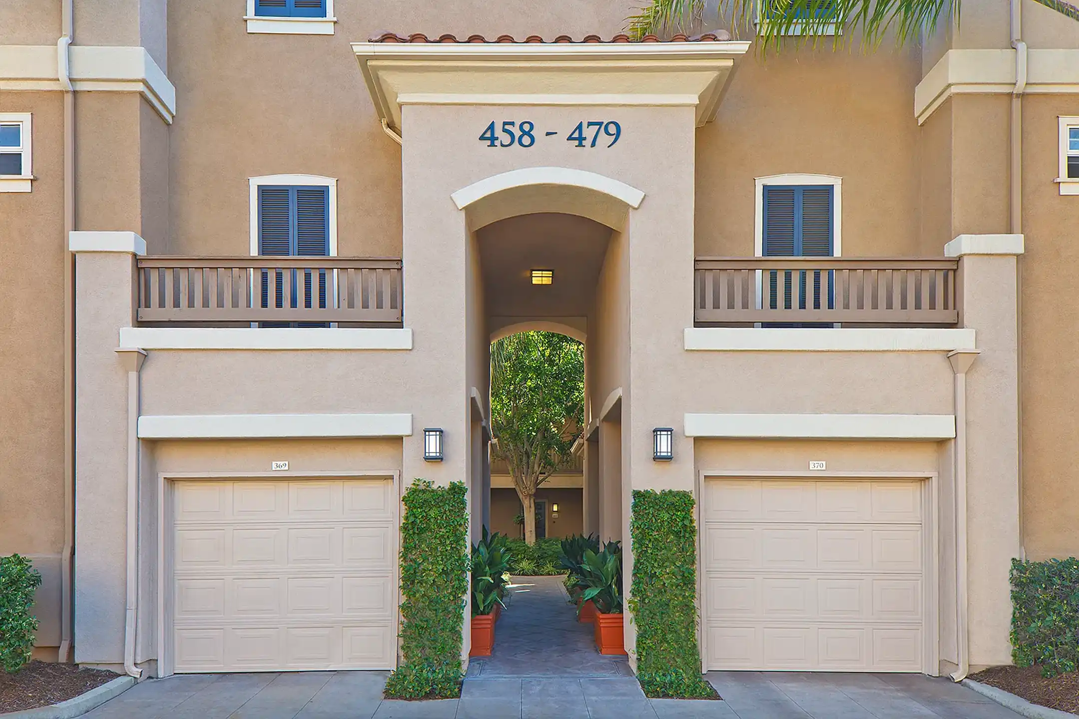 Santa Clara Apartment Homes - Irvine, CA 92606 | ApartmentGuide.com
