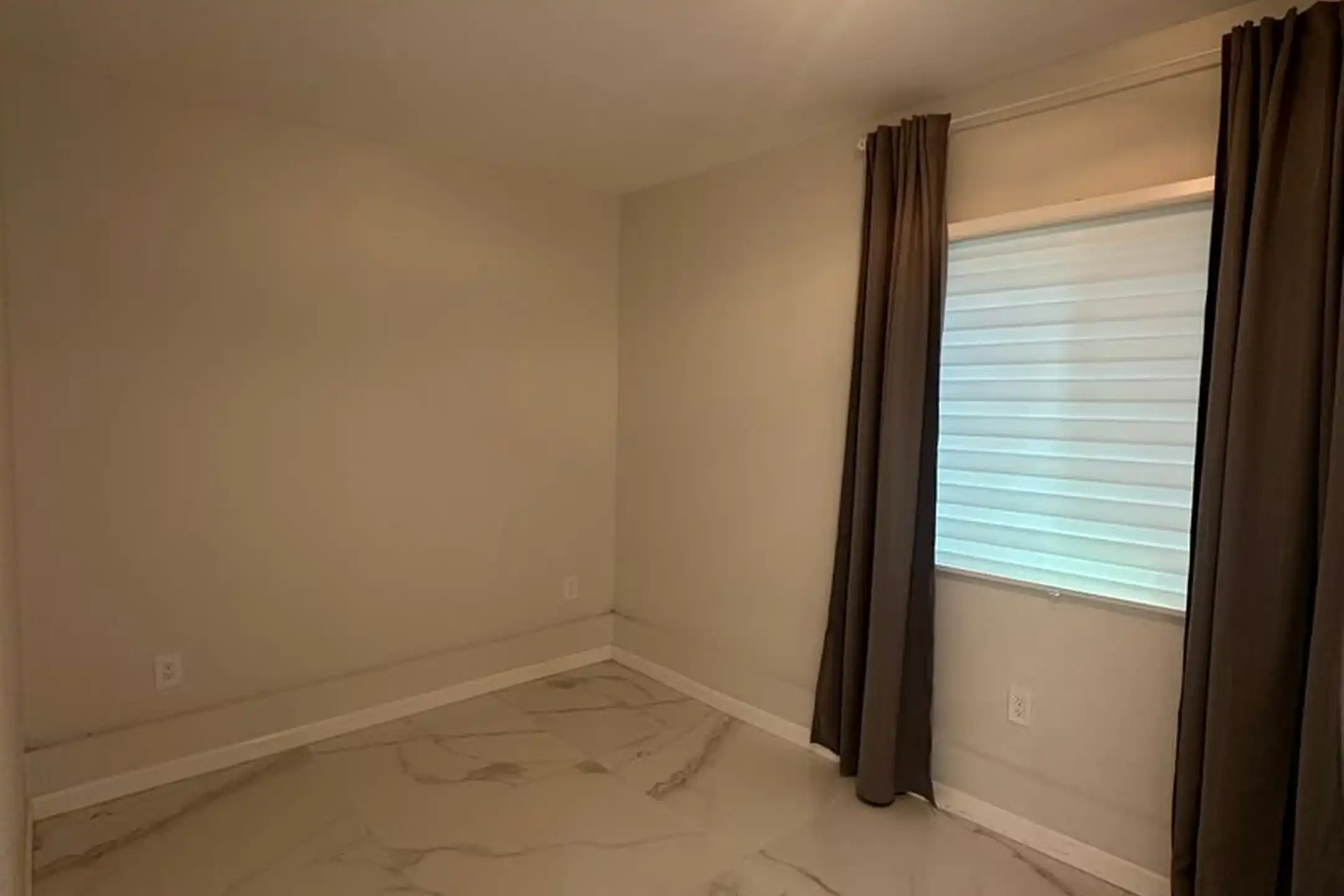 1427 E 76th St unit 1427 A - Los Angeles, CA 90001 | ApartmentGuide.com