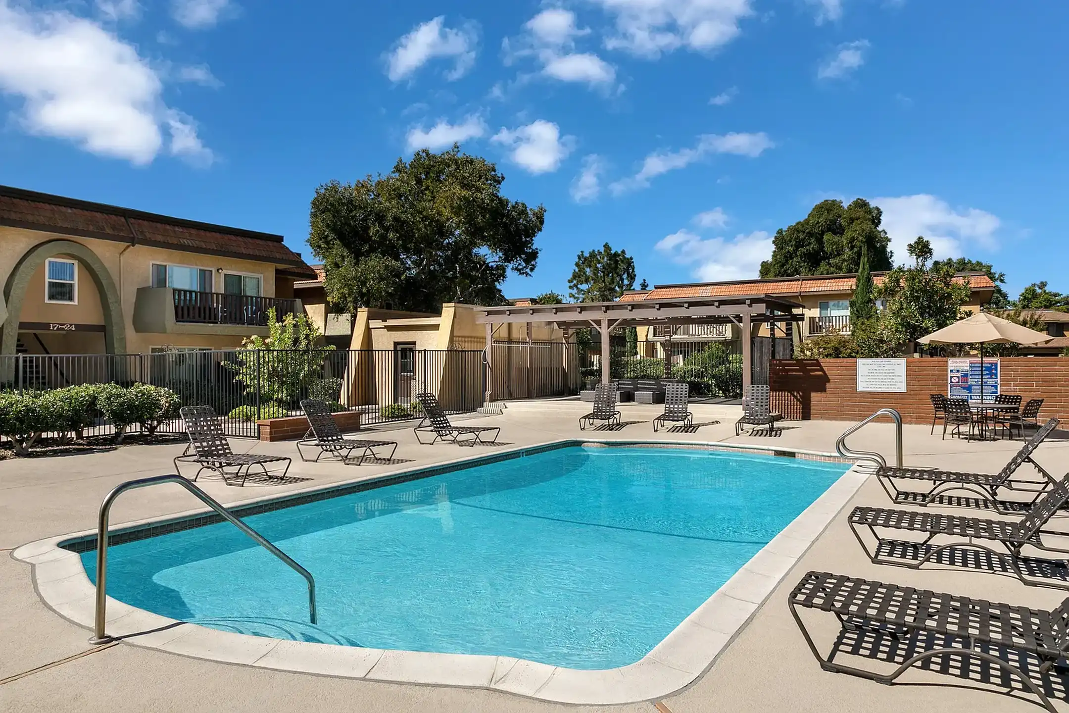 Los Arbolitos Oxnard Apartments - Oxnard, CA 93036 | ApartmentGuide.com