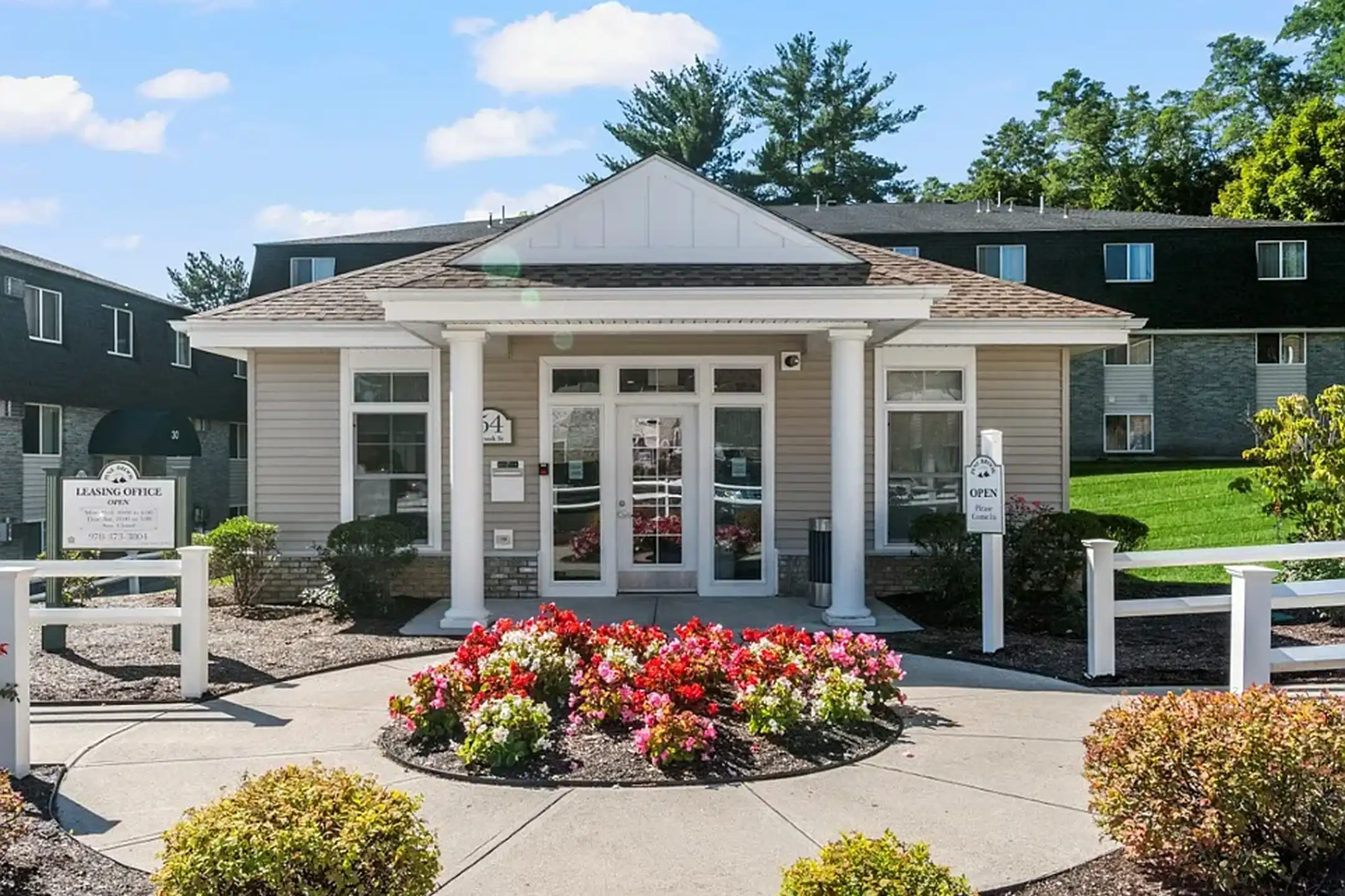 Pine Brook Place Apartments - Haverhill, MA 01832 | ApartmentGuide.com