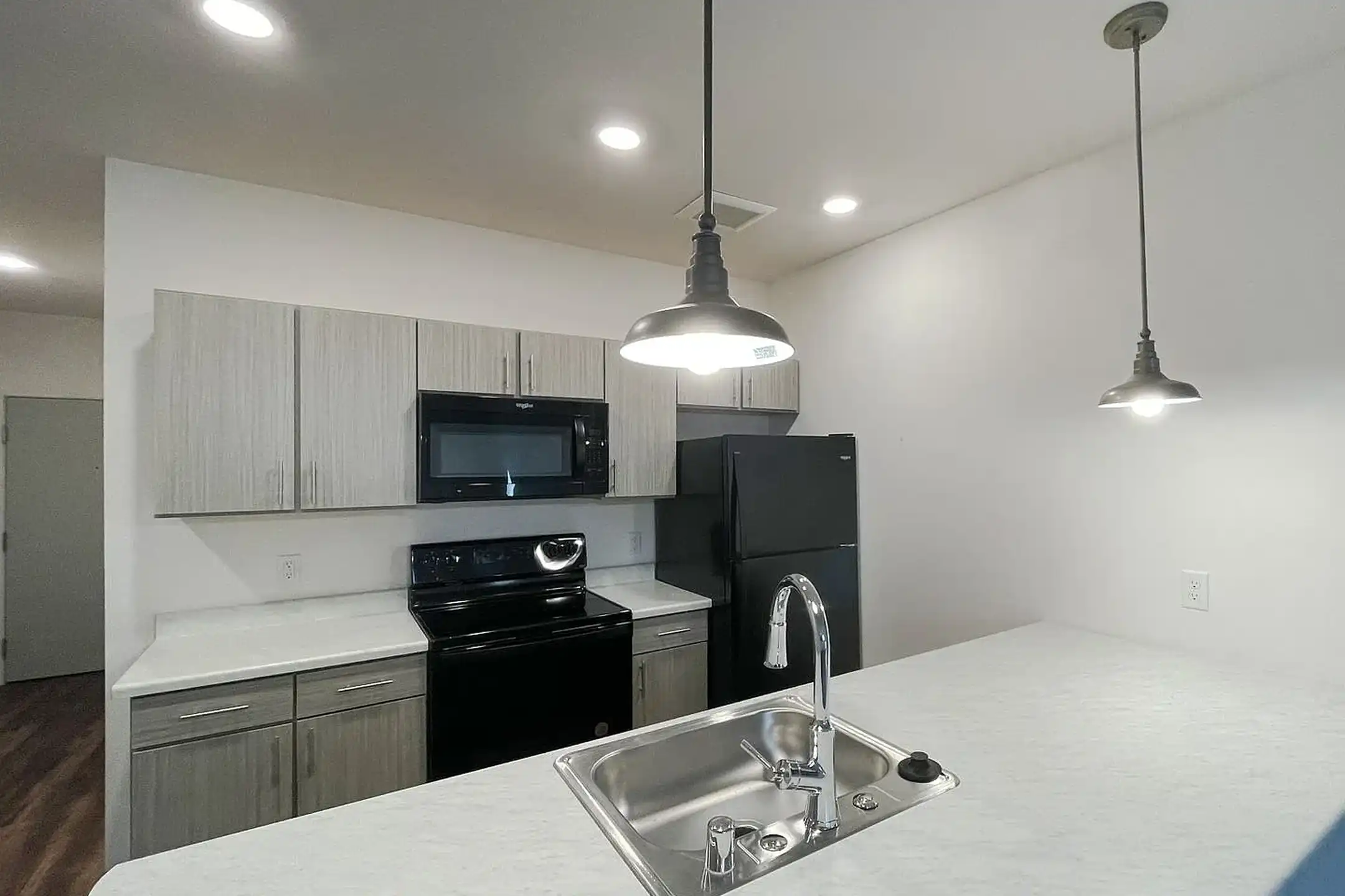 Gateway Lofts I - Kenosha, WI 53144 | ApartmentGuide.com