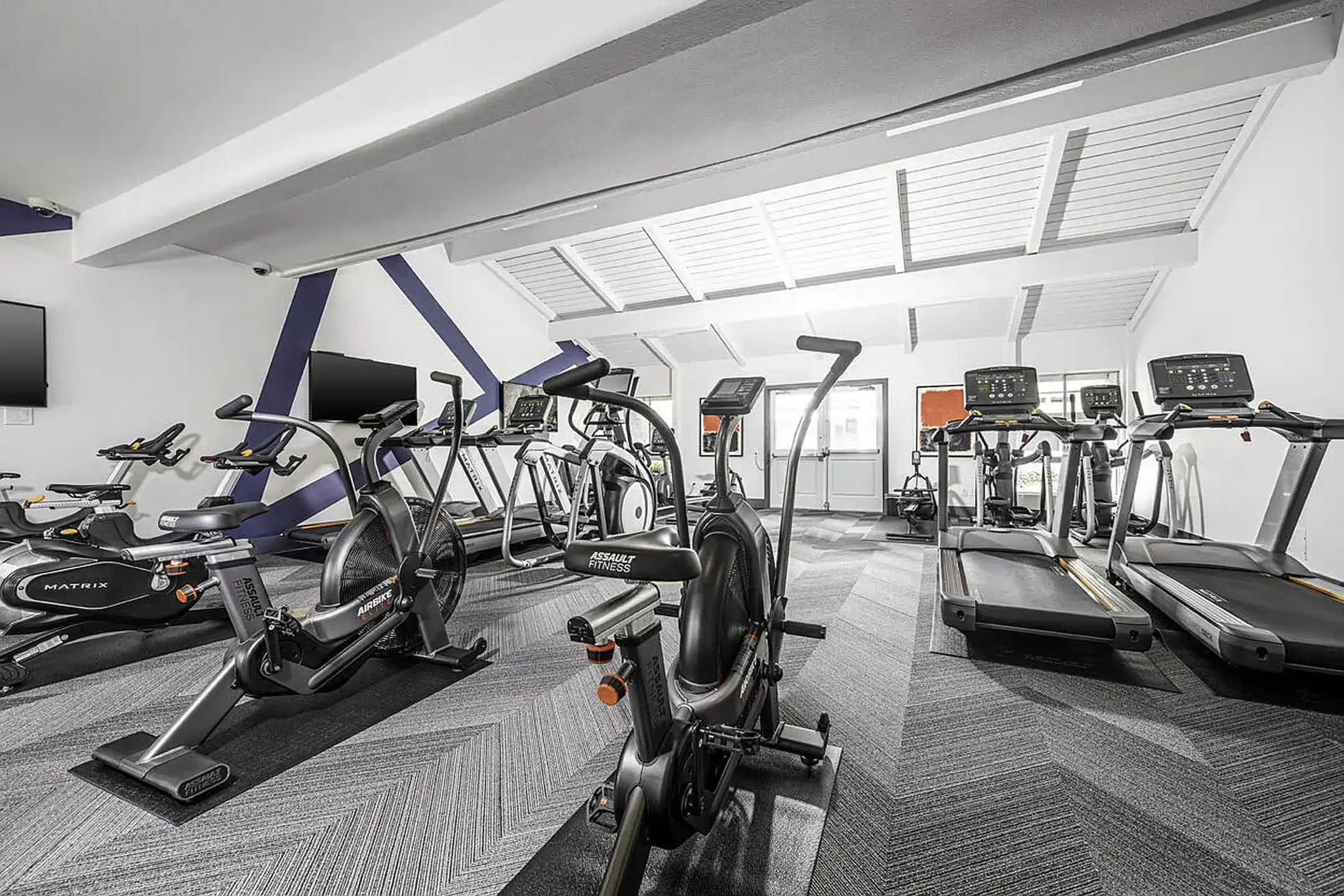 Axiom Tustin - Tustin, CA 92780 | ApartmentGuide.com