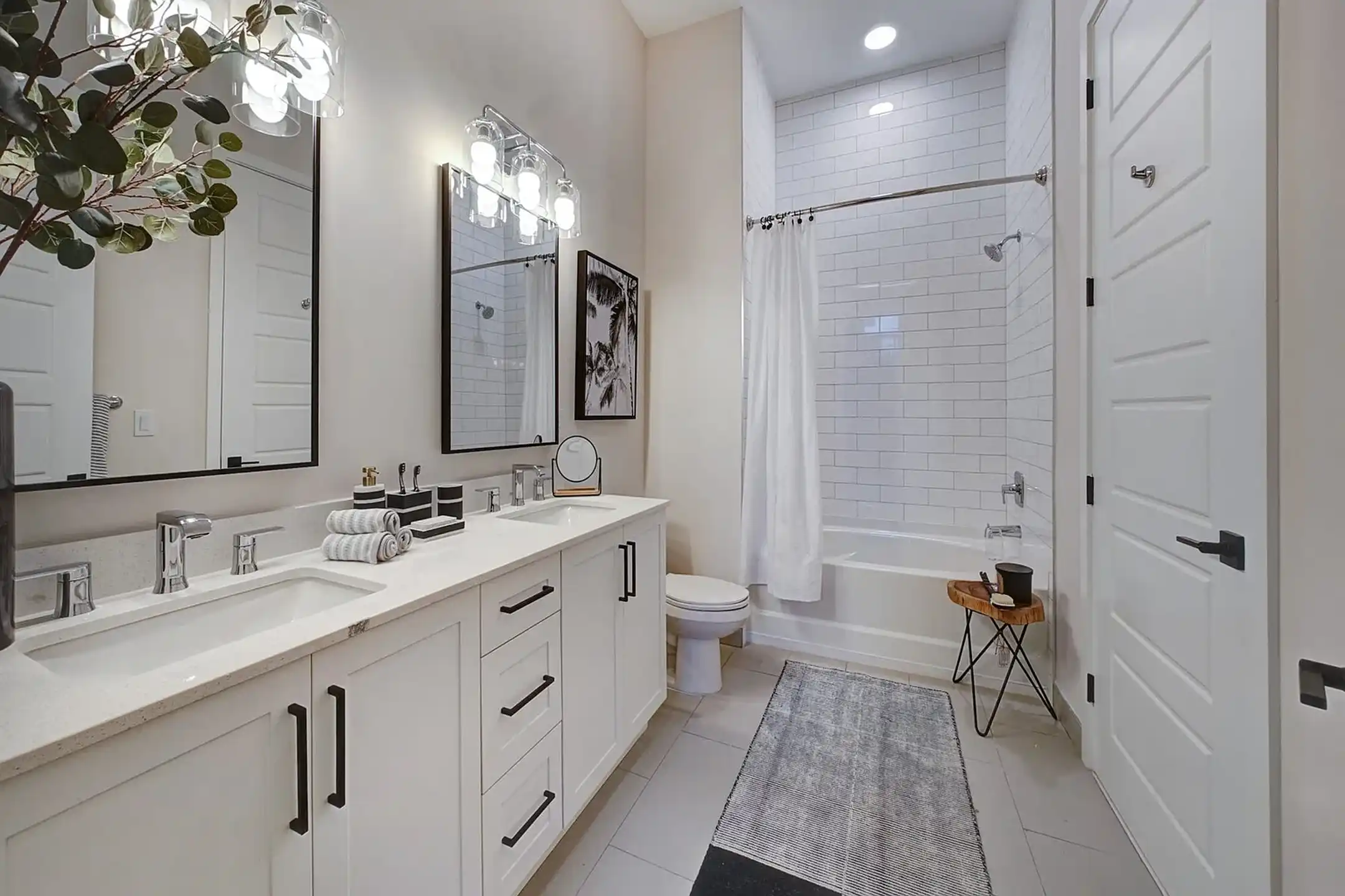 The Ellsworth - Plantation, FL 33324 | ApartmentGuide.com