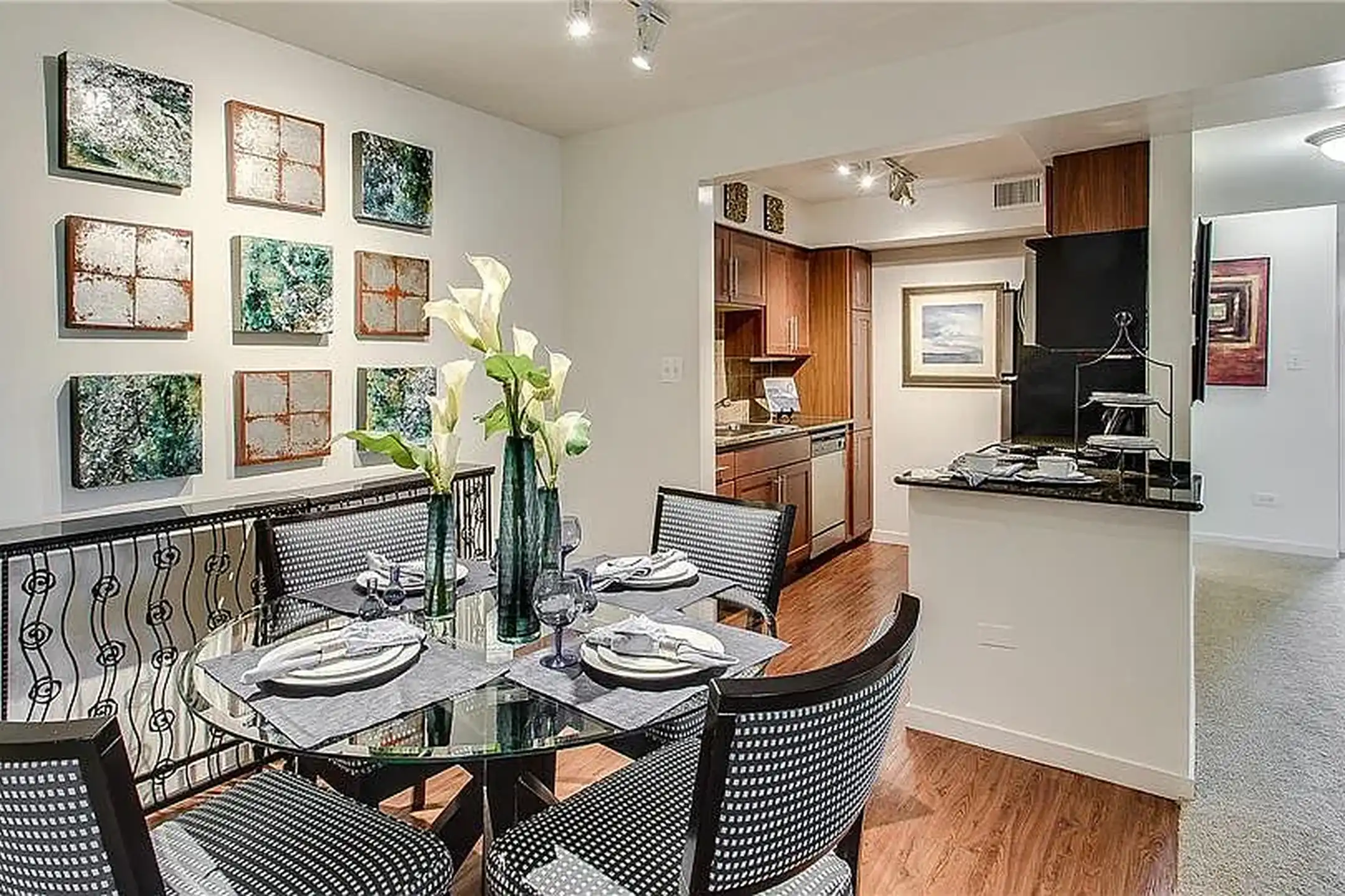 Treehouse of Schaumburg - Schaumburg, IL 60173 | ApartmentGuide.com
