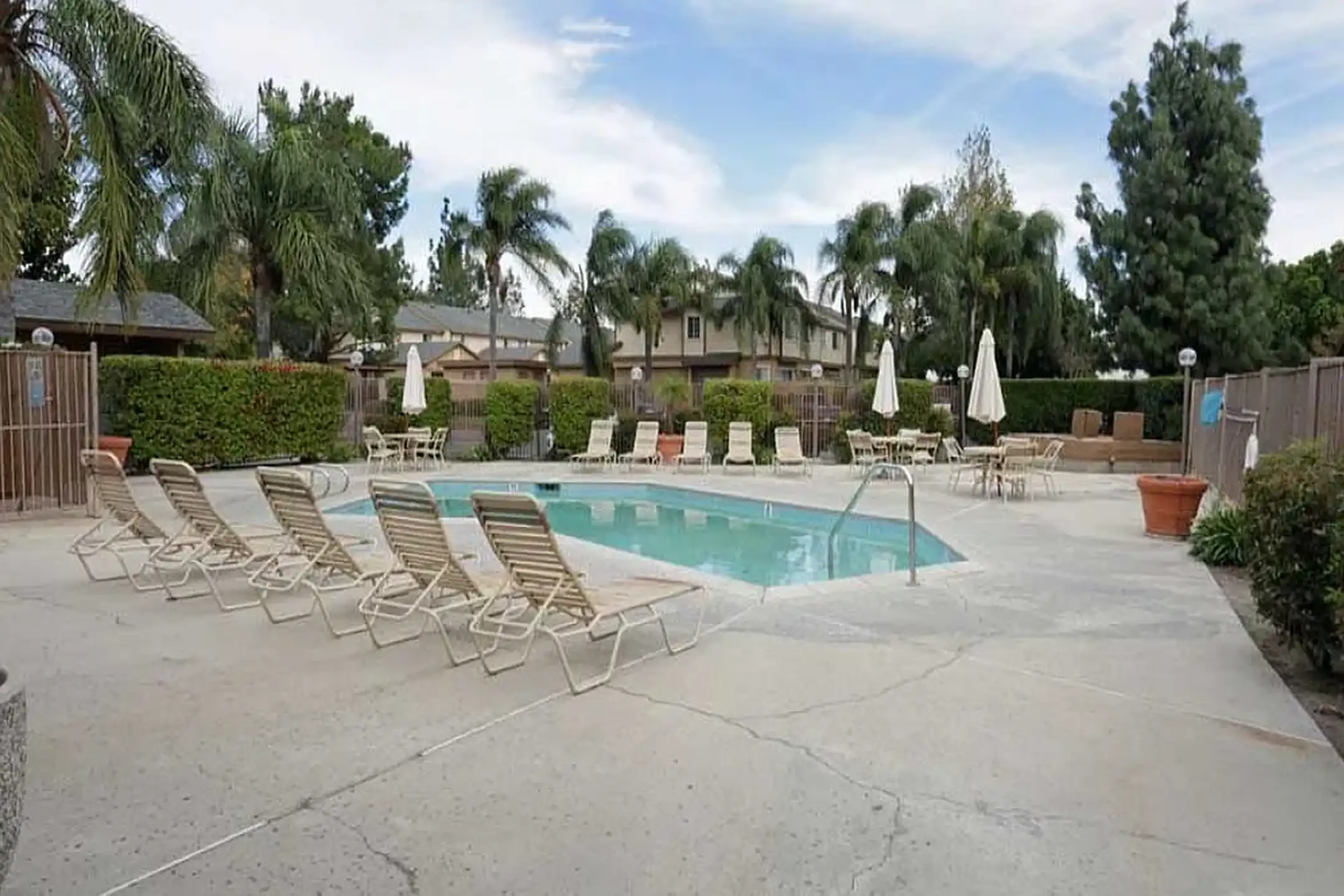 Club Royale - Rialto, CA 92376 | ApartmentGuide.com