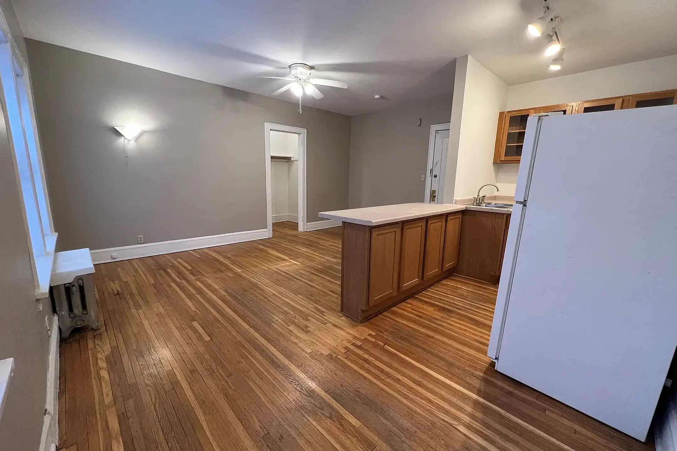 Stevens Square Apartments - Minneapolis, MN 55403 | ApartmentGuide.com