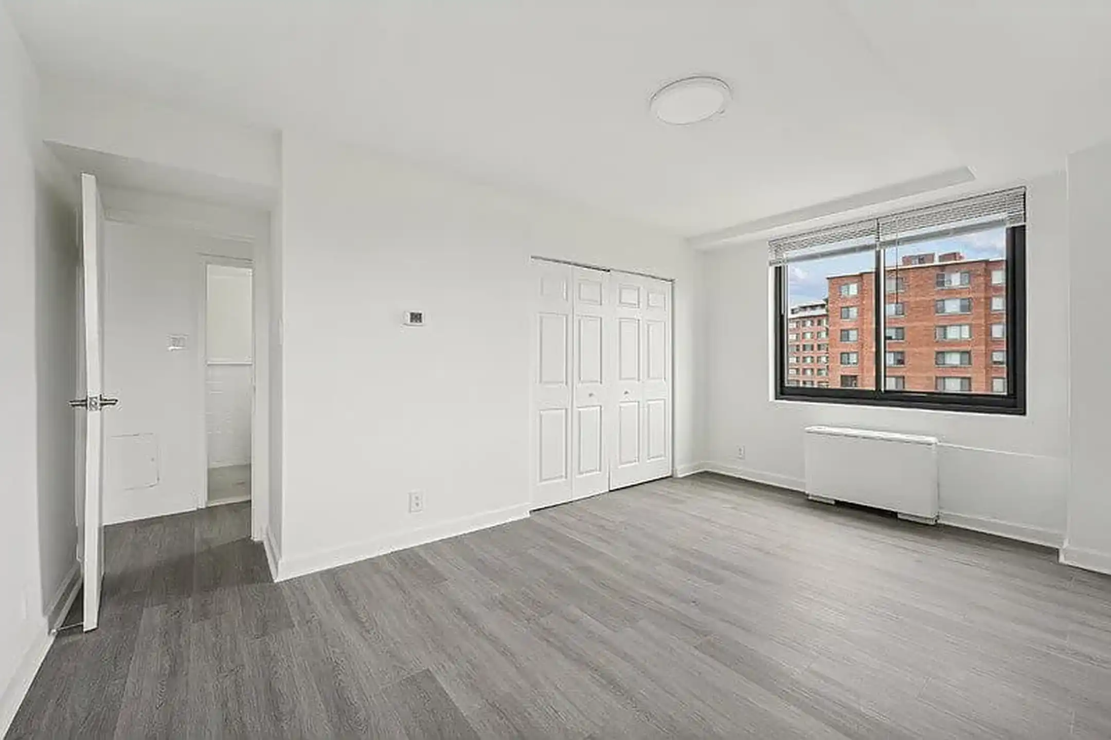 Ashlawn at Southern Towers - Alexandria, VA 22311 | ApartmentGuide.com