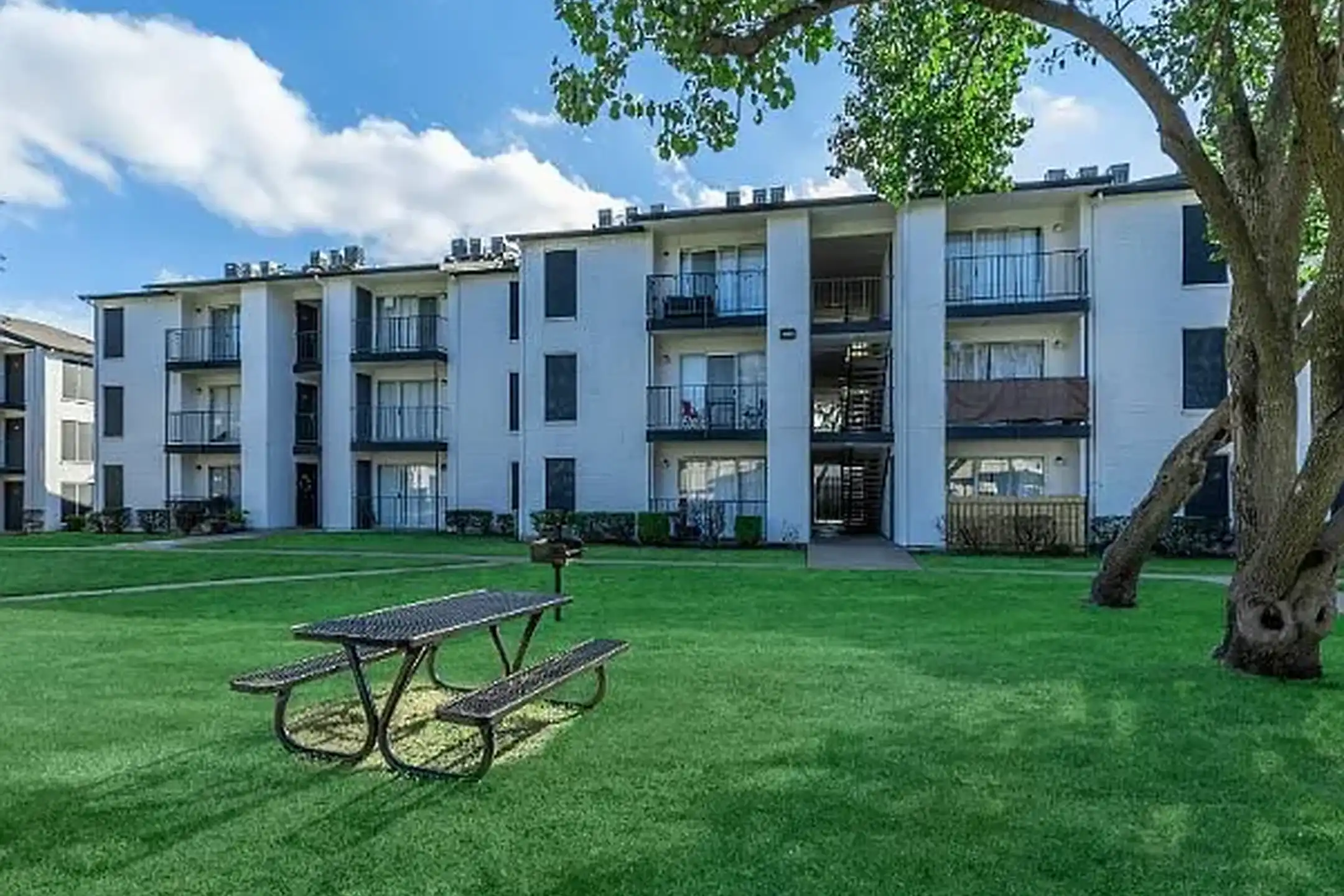 Villas on Rosemeade East - Dallas, TX 75287 | ApartmentGuide.com