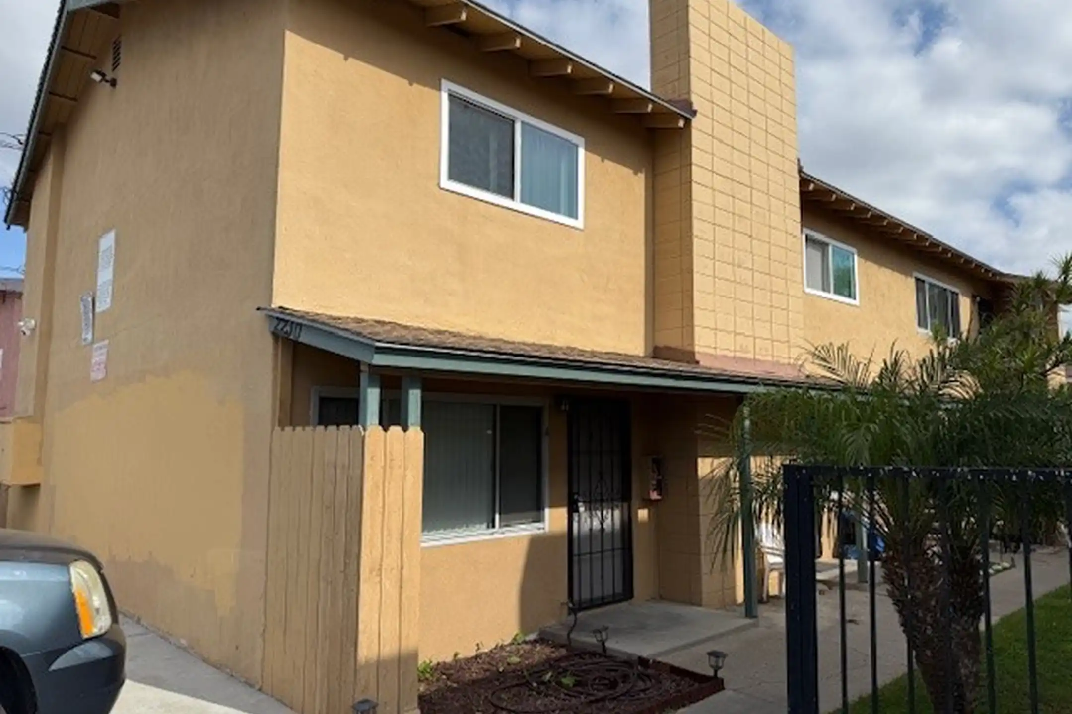2230 S Center St unit A - Santa Ana, CA 92704 | ApartmentGuide.com