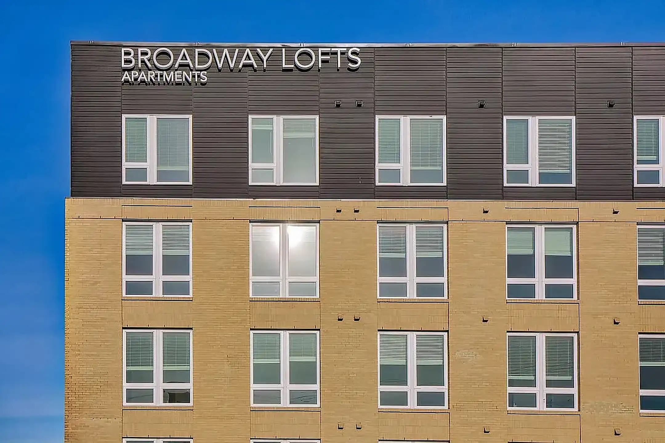 Broadway Lofts - Green Bay, WI 54303 | ApartmentGuide.com