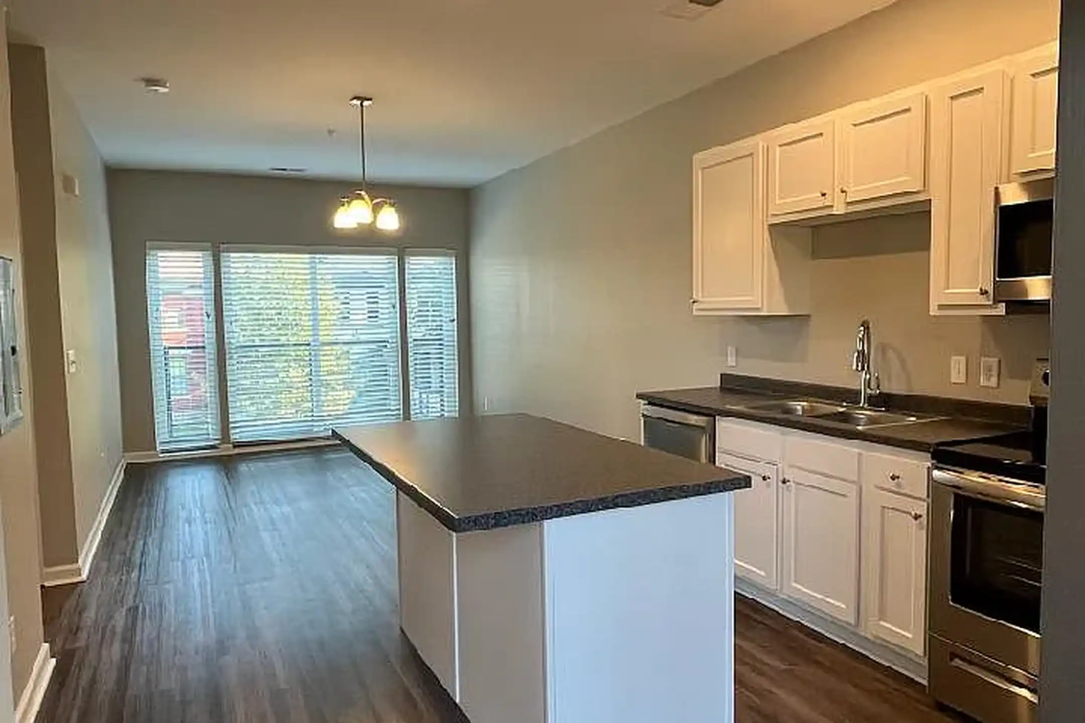 The Shelby - Louisville, KY 40203 | ApartmentGuide.com