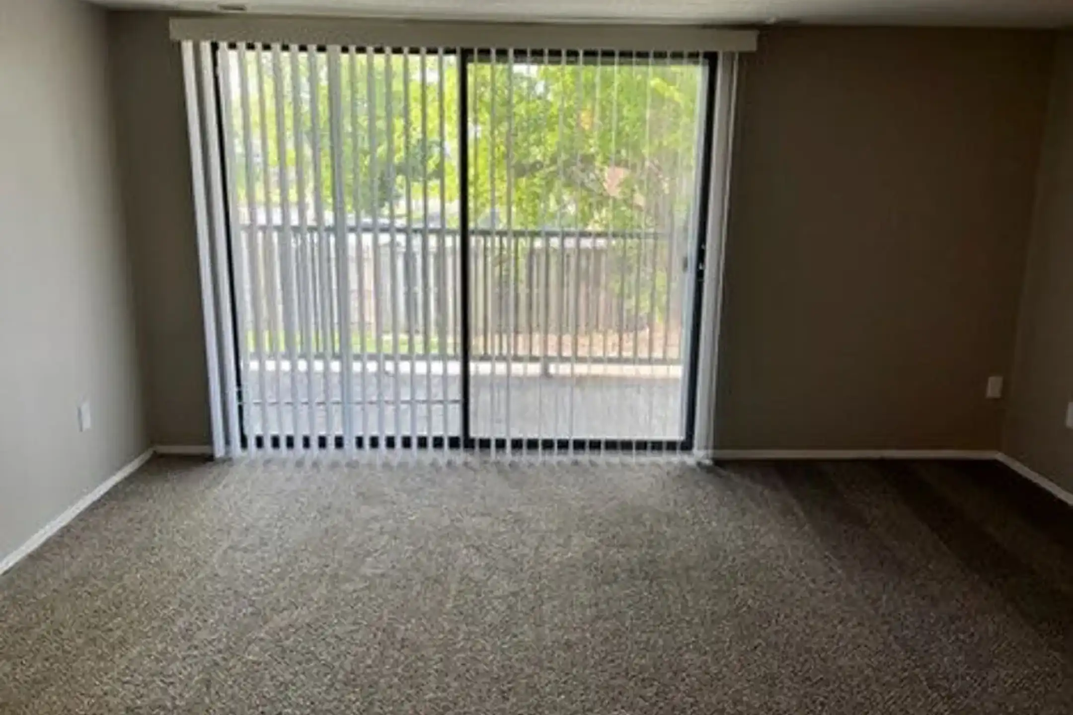 Beacon Point Apartments - Toledo, OH 43614 | ApartmentGuide.com