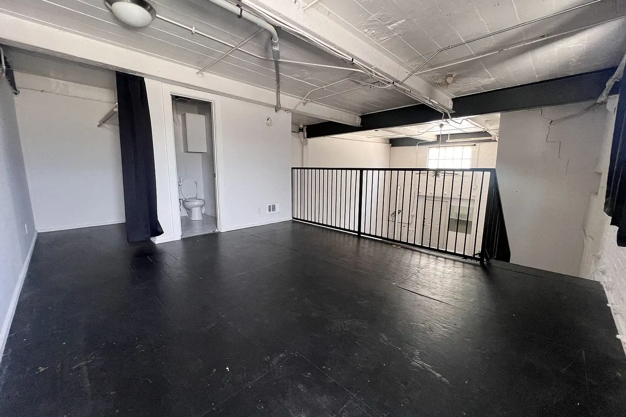 Harwood Lofts - Dallas, TX 75215 | ApartmentGuide.com