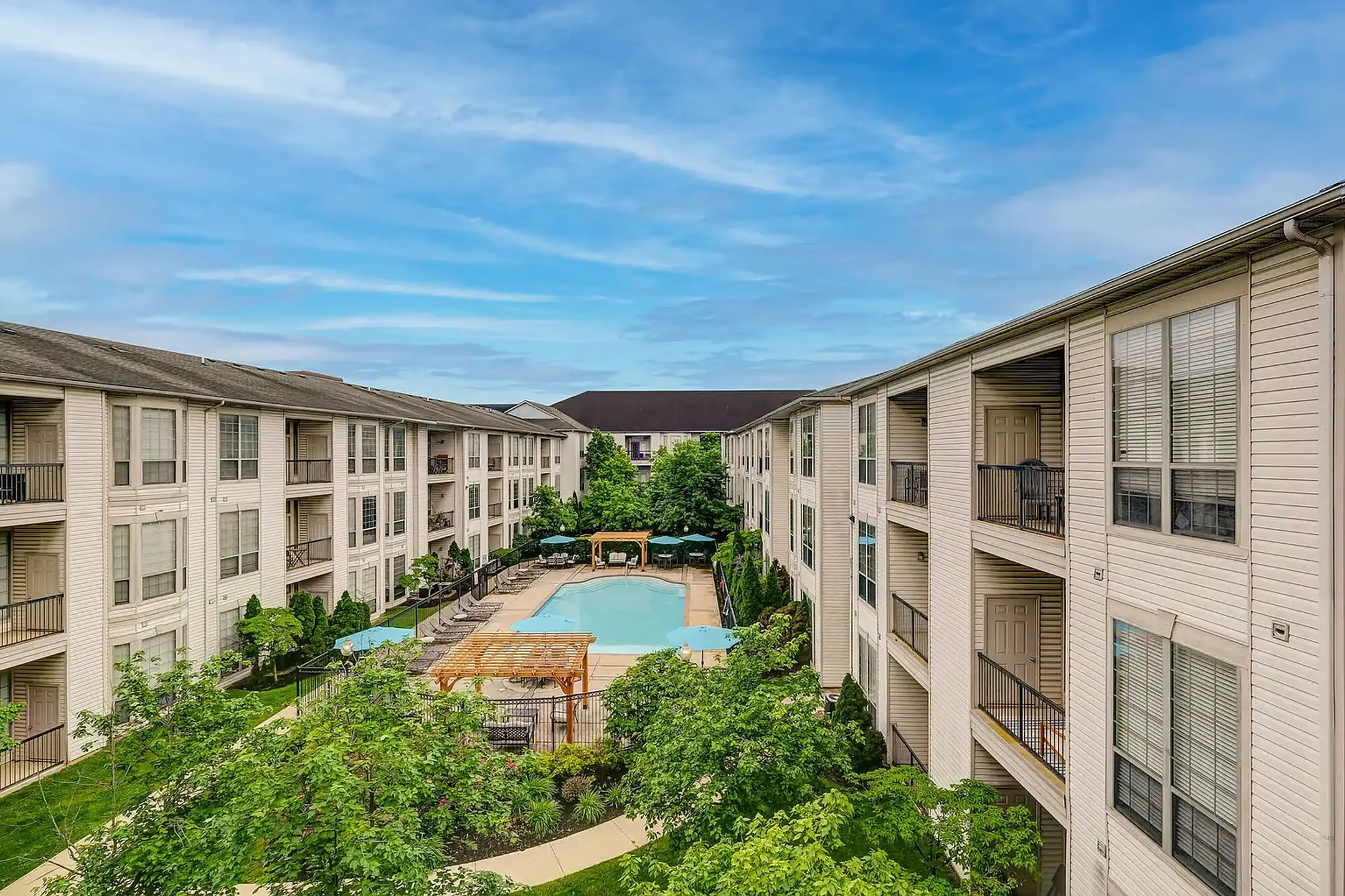 Liberty Place Apartments - Columbus, OH 43215 | ApartmentGuide.com