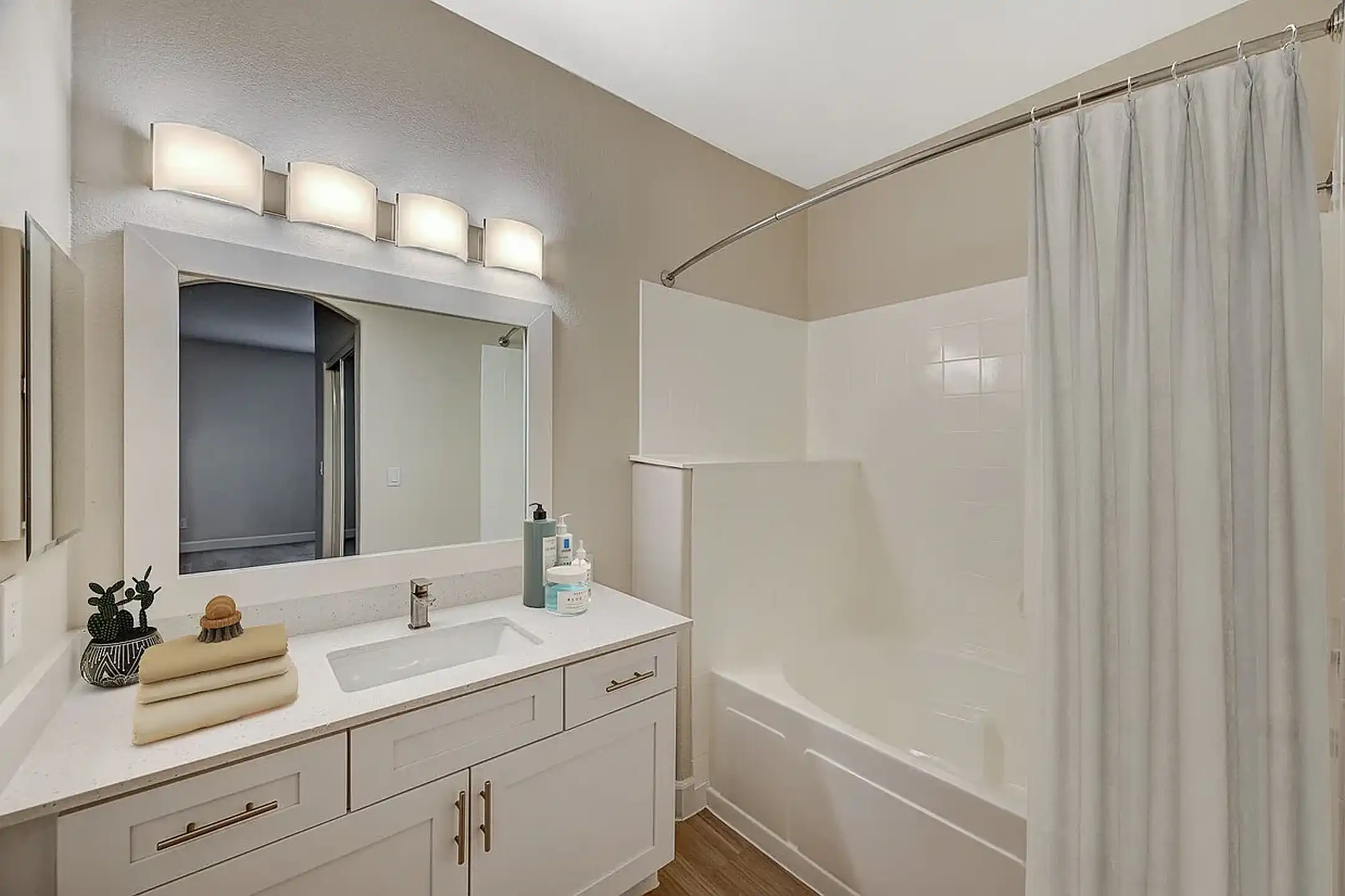 Spanish Ridge Apartments - Las Vegas, NV 89113 | ApartmentGuide.com