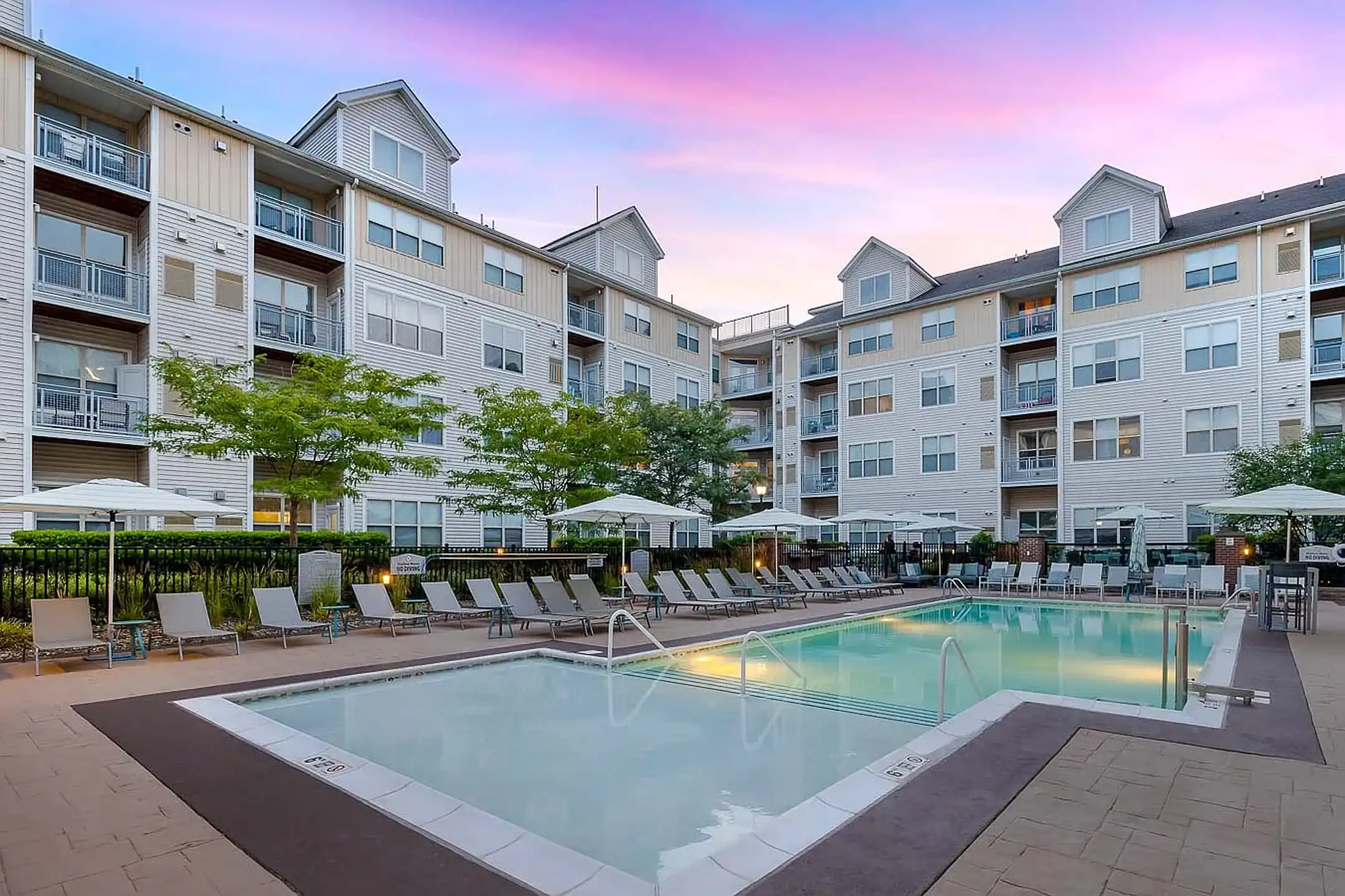 Volair Wesmont - Wood Ridge, NJ 07075 | ApartmentGuide.com