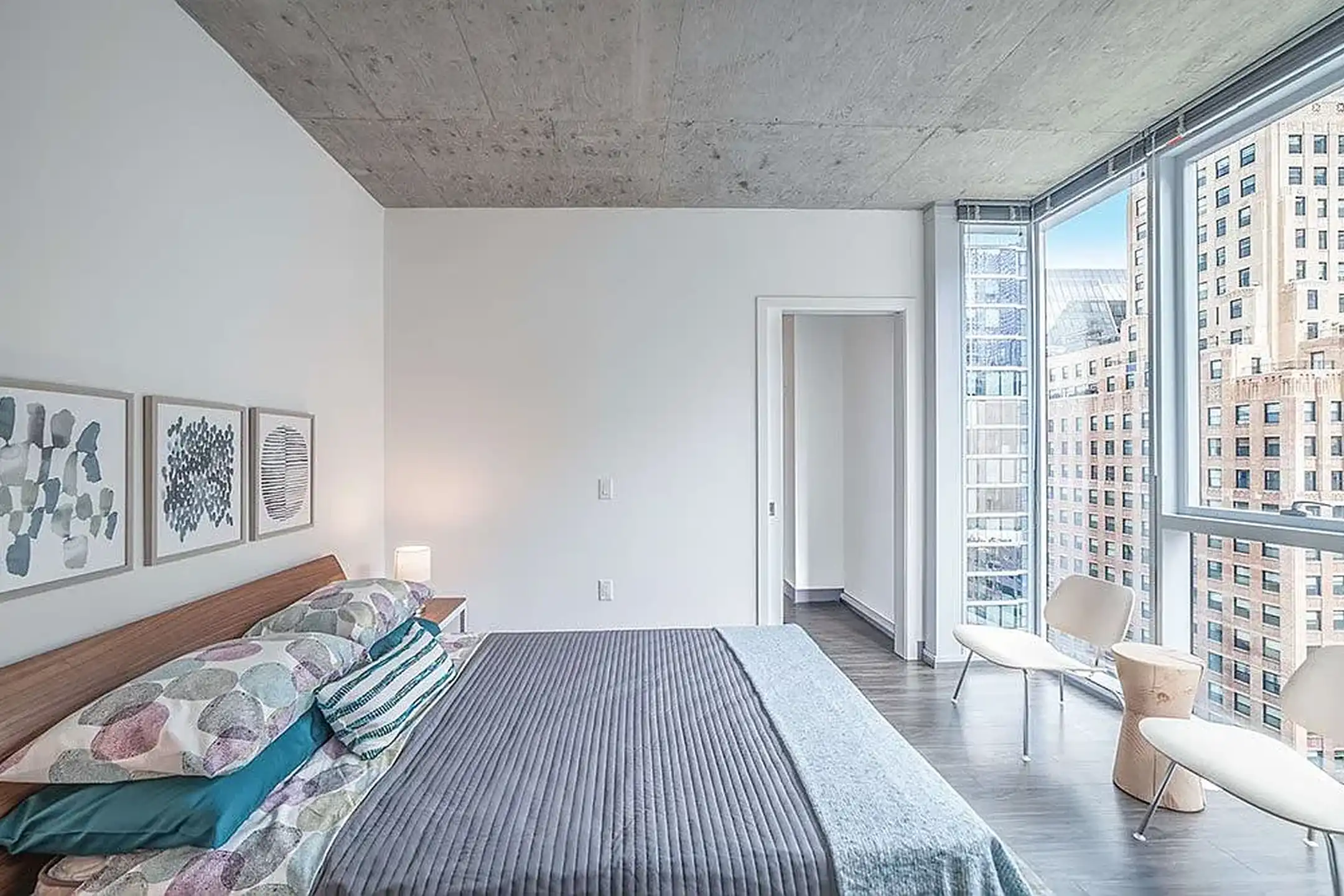 Linea Apartments - Chicago, IL 60606 | ApartmentGuide.com