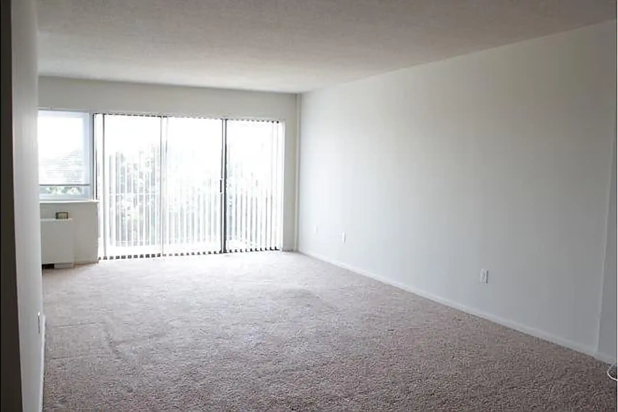 Victoria Towers - Meriden, CT 06450 | ApartmentGuide.com