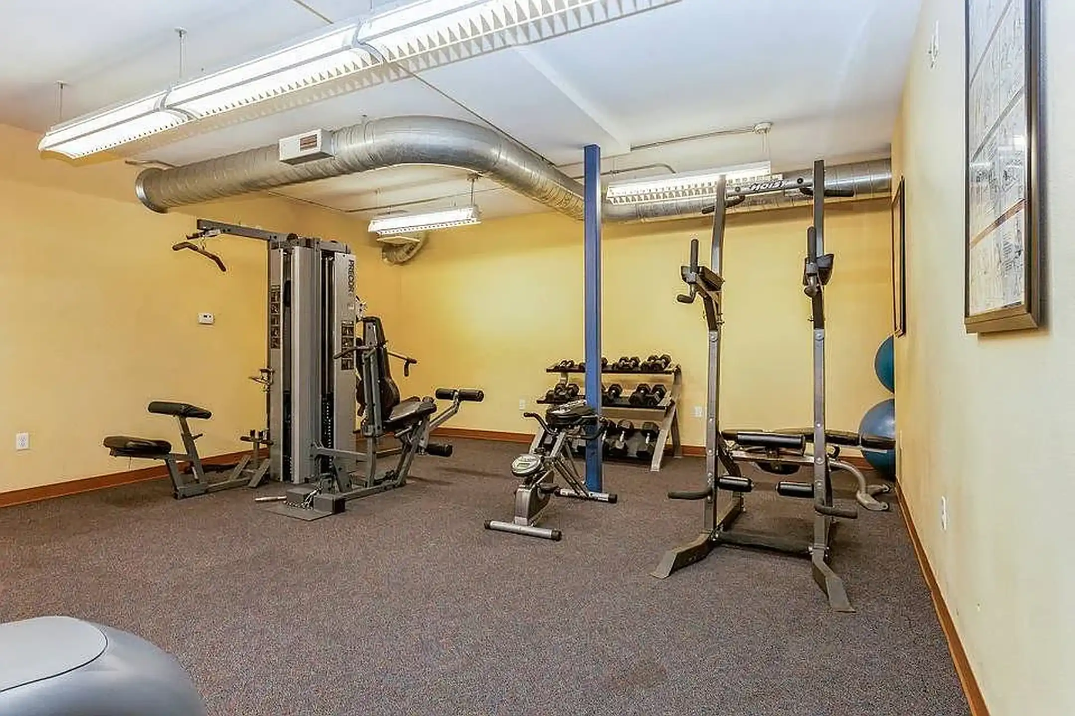 Blue Ribbon Lofts - Milwaukee, WI 53205 | ApartmentGuide.com