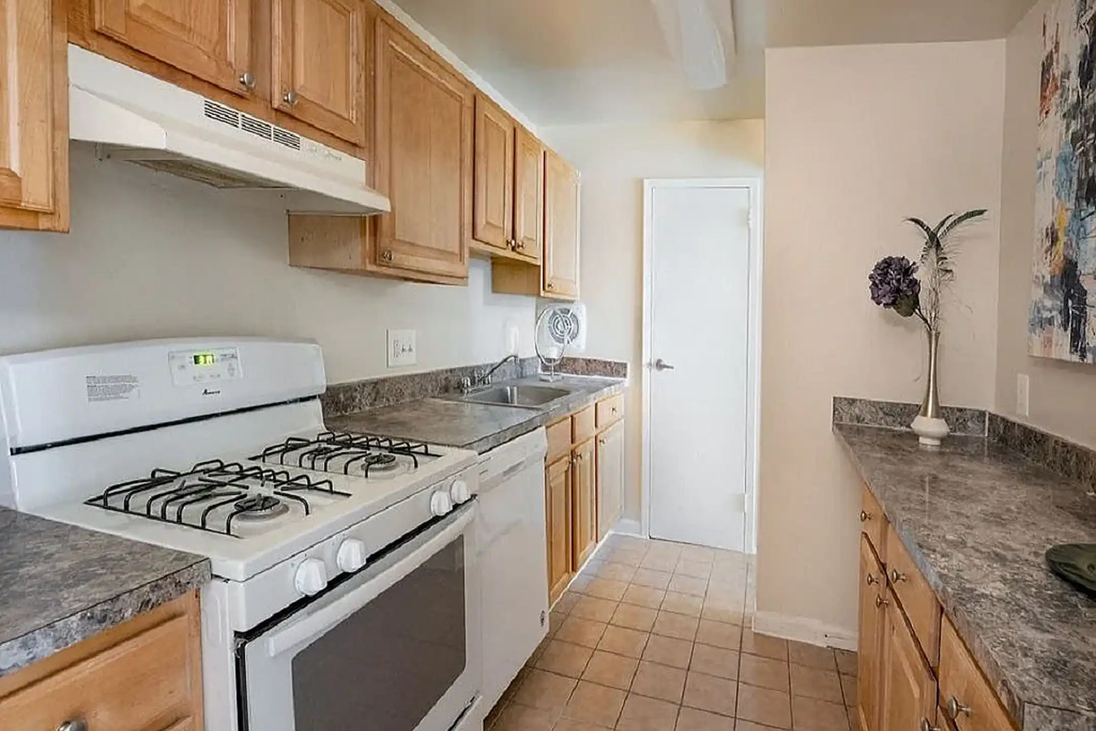 The Glendale Residence - Lanham, MD 20706 | ApartmentGuide.com