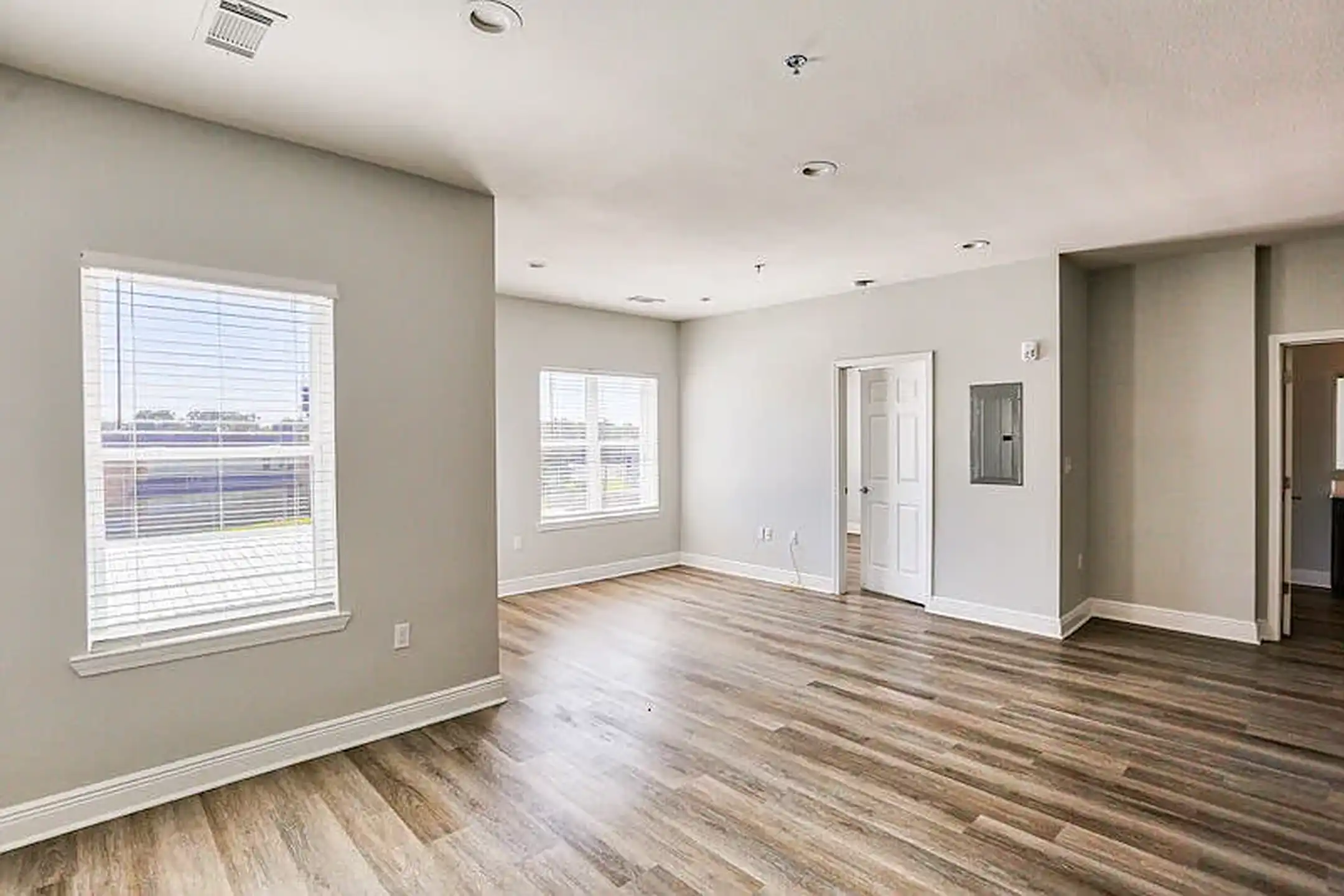 LTL Royal Palms Baton Rouge MT LLC - Baton Rouge, LA 70816 ...