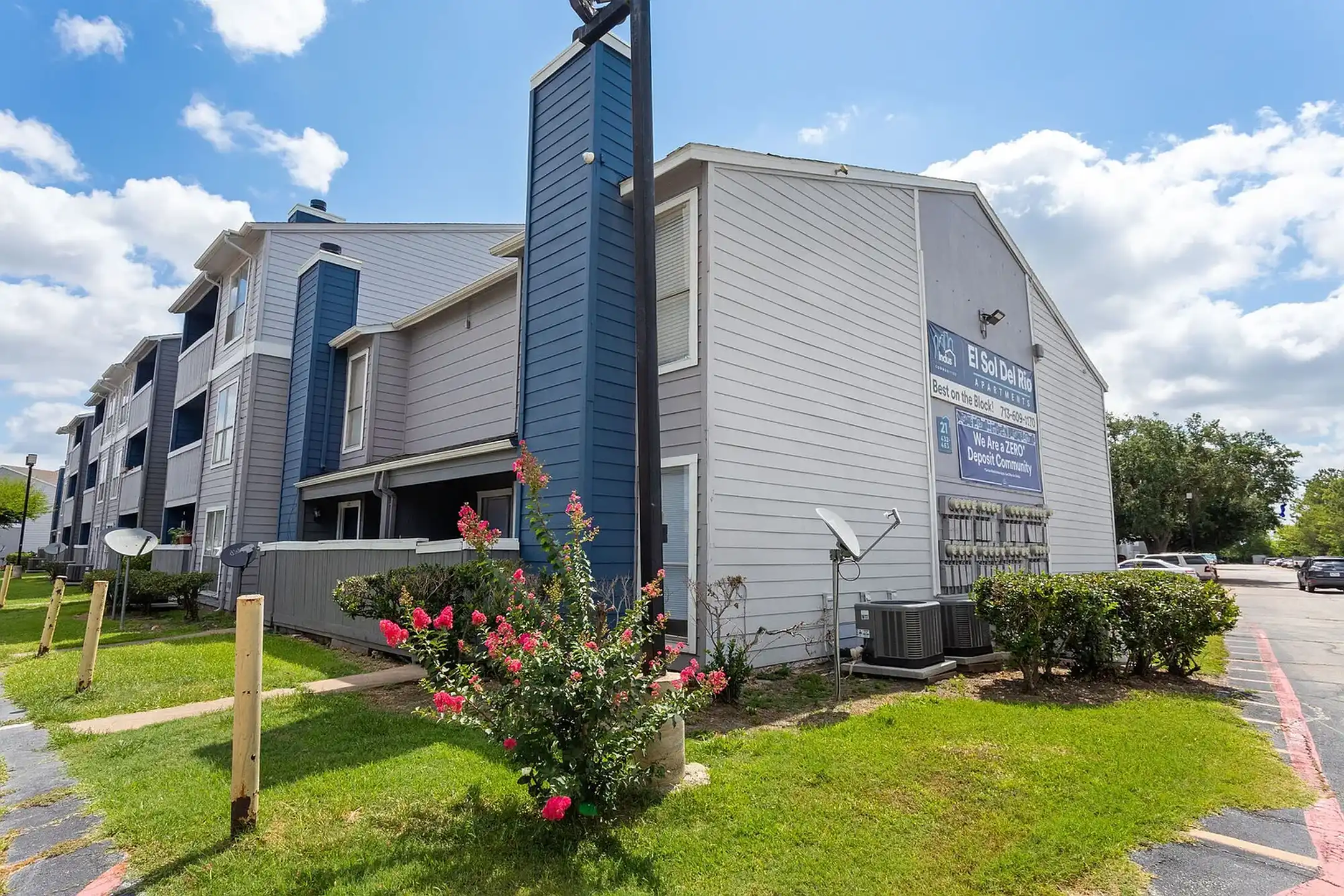 El Sol Del Rio - Houston, TX 77083 | ApartmentGuide.com