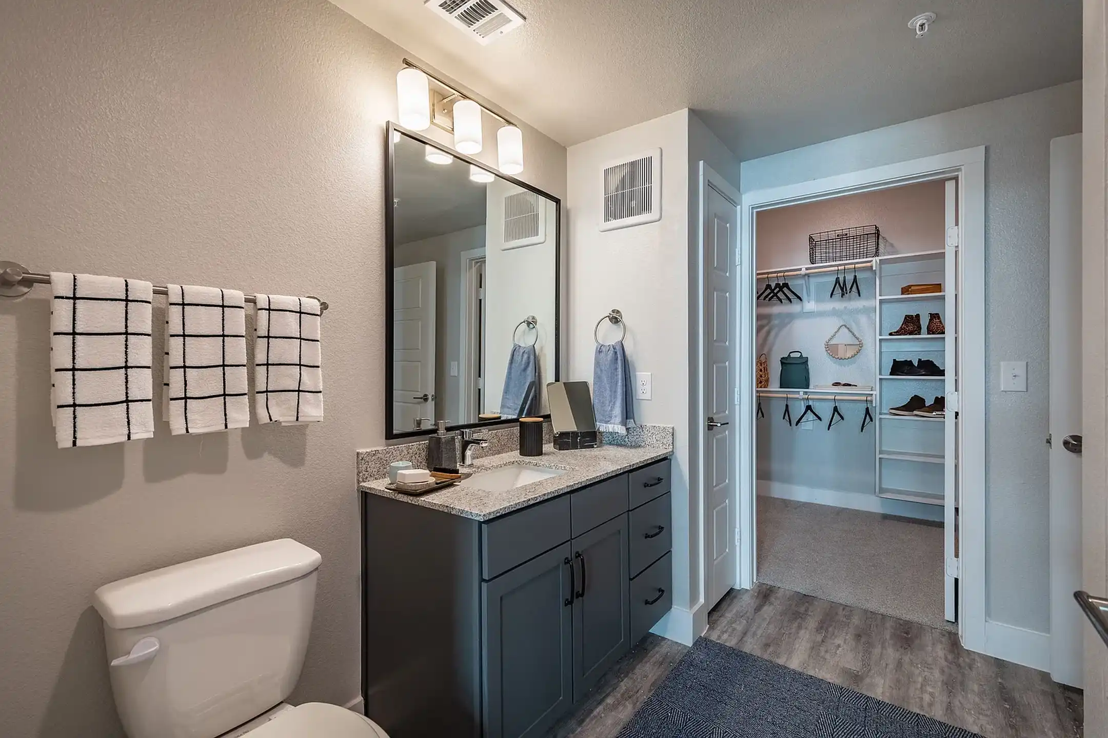 Rowlett Station - Rowlett, TX 75088 | ApartmentGuide.com