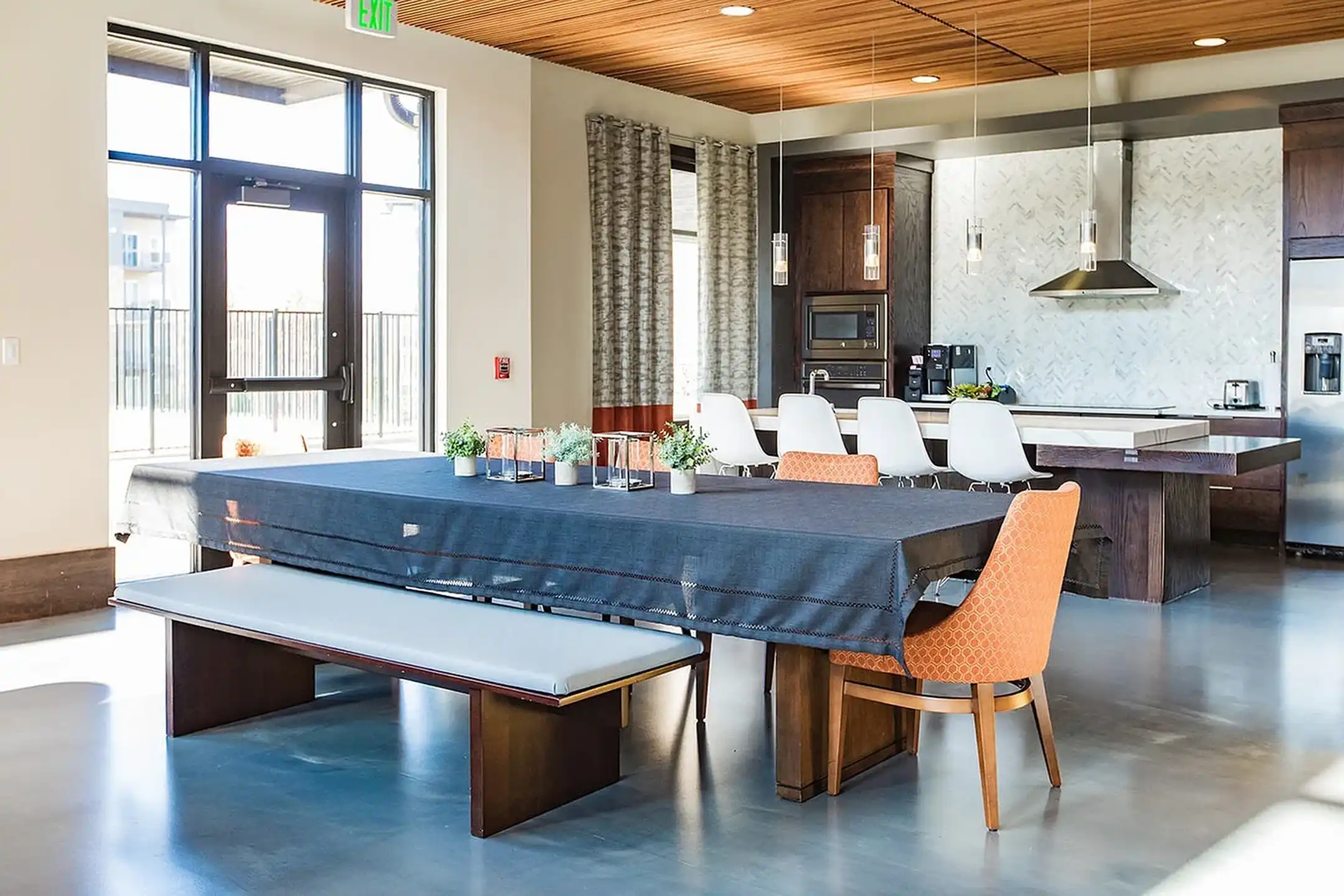 Overlook at Franklin Square - Baltimore, MD 21237 | ApartmentGuide.com