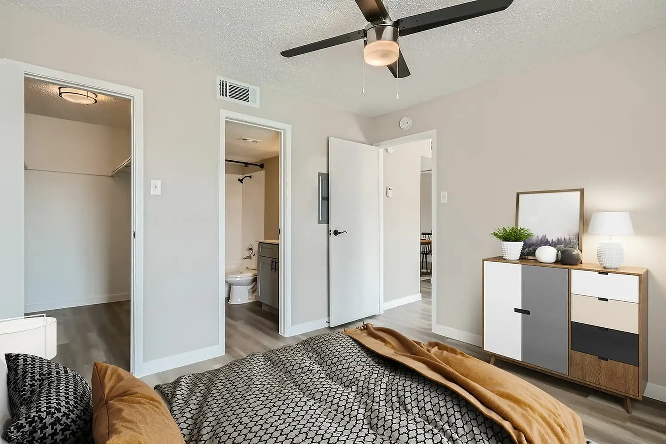 Rise Spring Pointe - Fort Worth, TX 76132 | ApartmentGuide.com