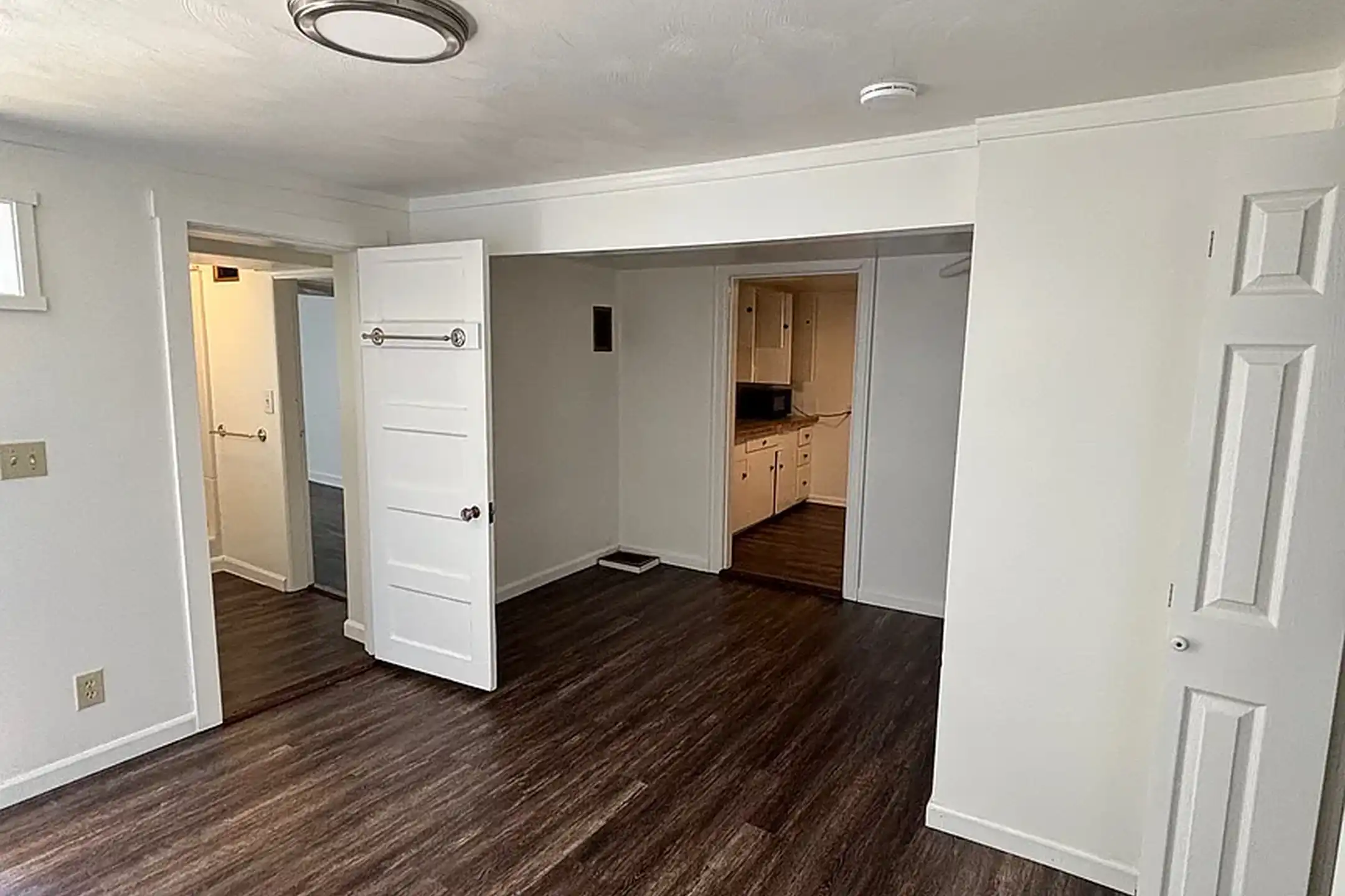 Olympia Court Apartments - Olympia, WA 98501 | ApartmentGuide.com