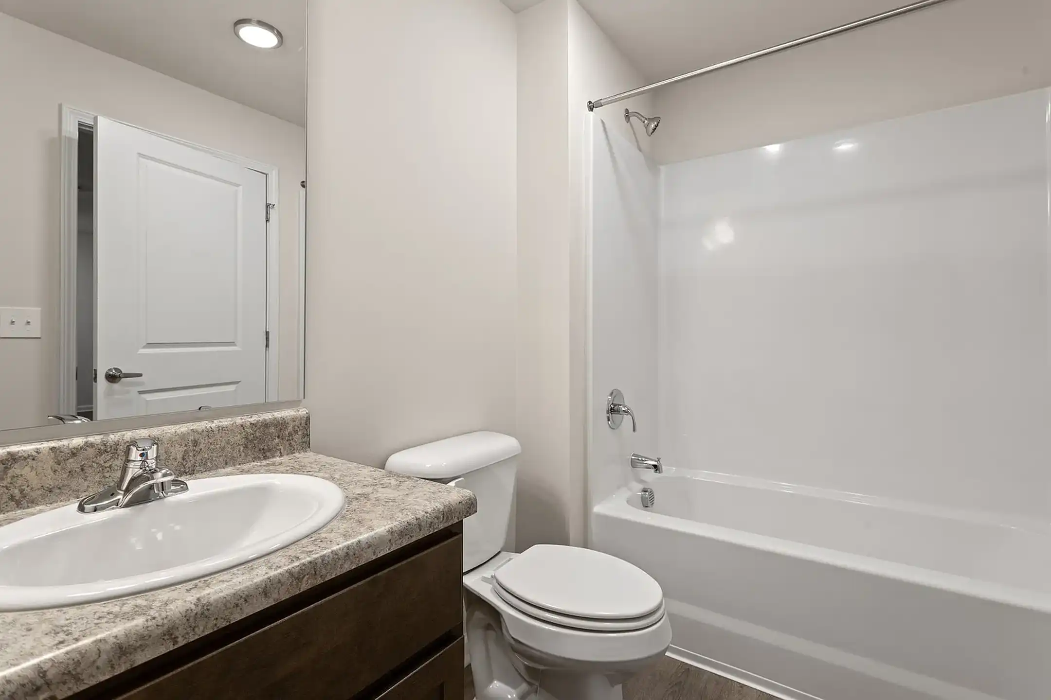 The Riley Overbrook - Greenville, SC 29607 | ApartmentGuide.com