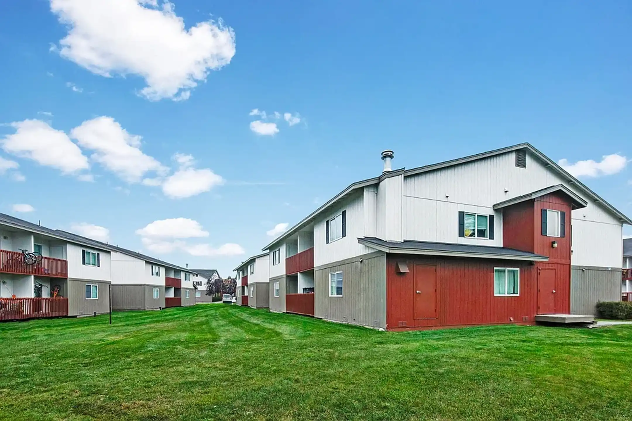 Strawberry Lane - Anchorage, AK 99502 | ApartmentGuide.com