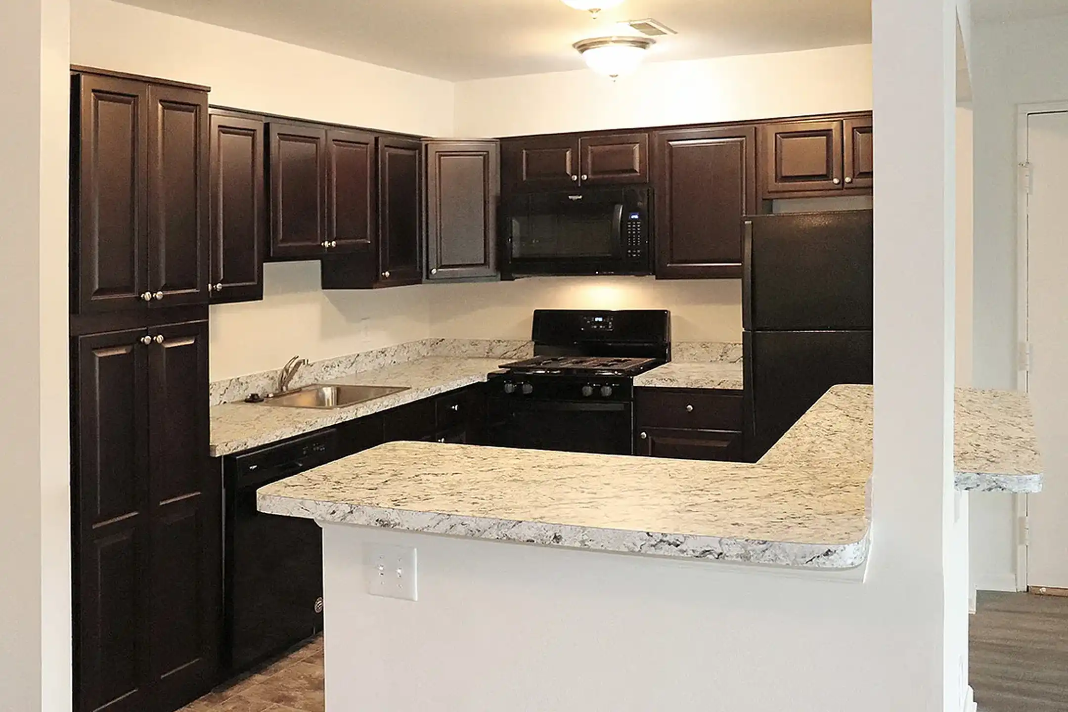 Wynnewood Park Apartments - Wyomissing, PA 19610 | ApartmentGuide.com