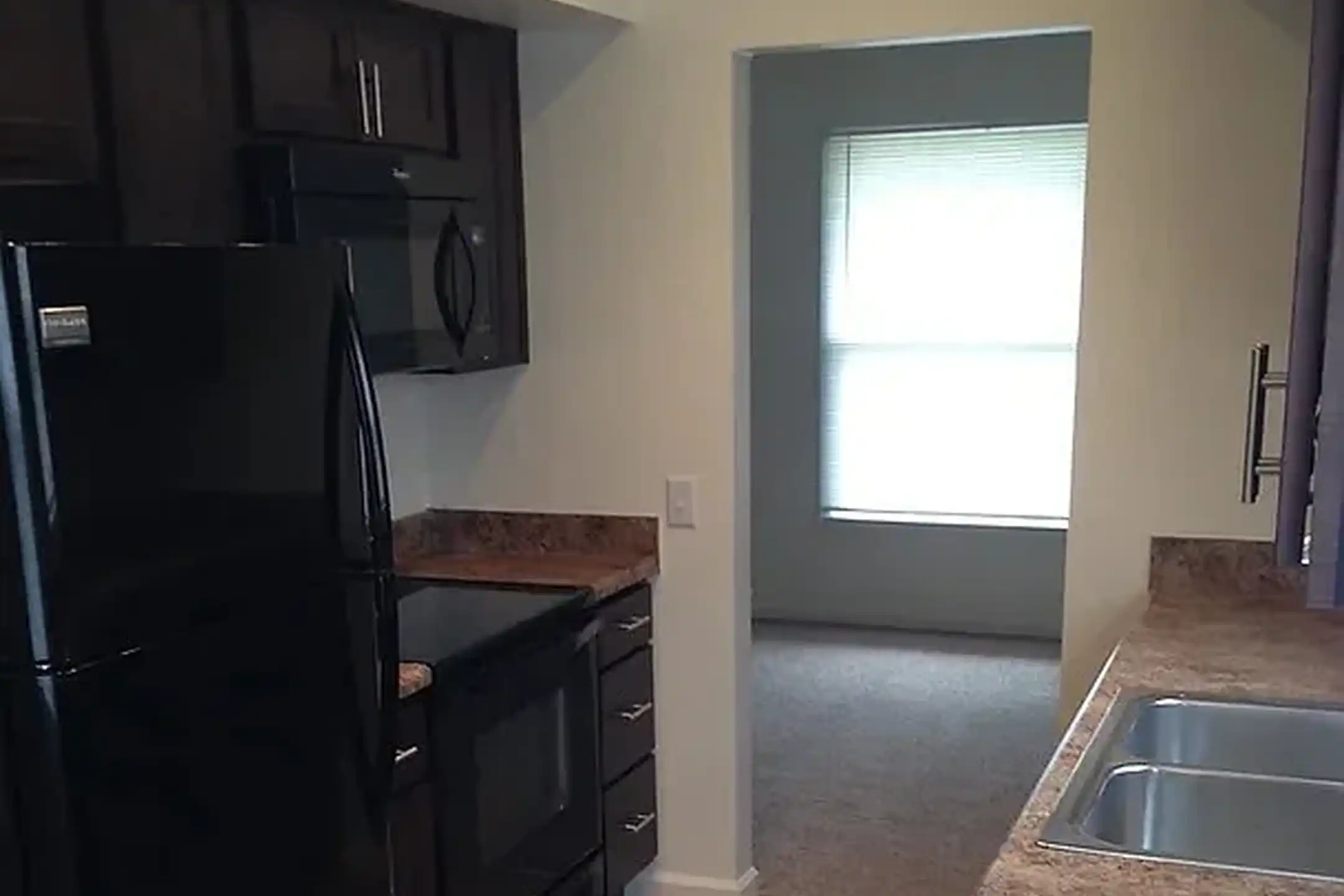The Reserve at Heatherdowns - Toledo, OH 43614 | ApartmentGuide.com