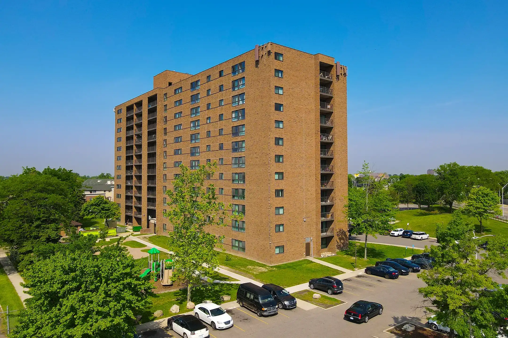 Roberts III Apartments - Detroit, MI 48208 | ApartmentGuide.com