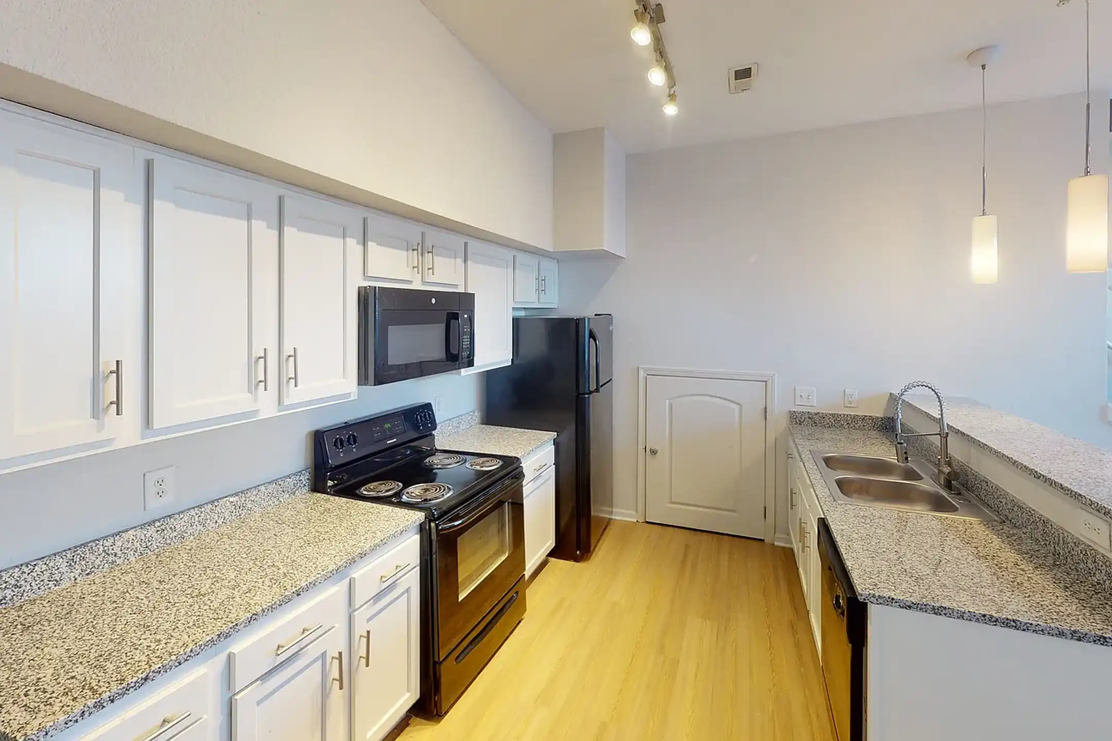 Ralston Apartments - Indianapolis, IN 46202 | ApartmentGuide.com