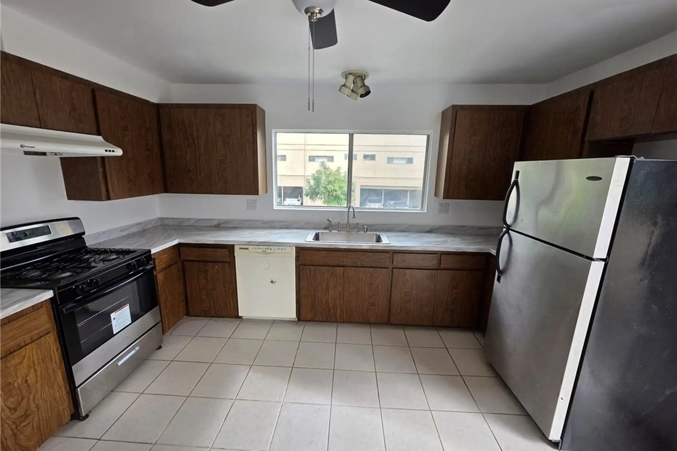 476 E Palm Ave unit 476C - Burbank, CA 91501 | ApartmentGuide.com