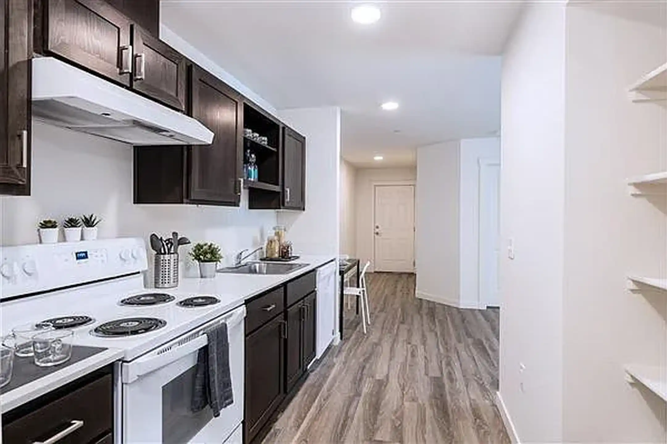 Juniper Apartments - Portland, OR 97230 | ApartmentGuide.com