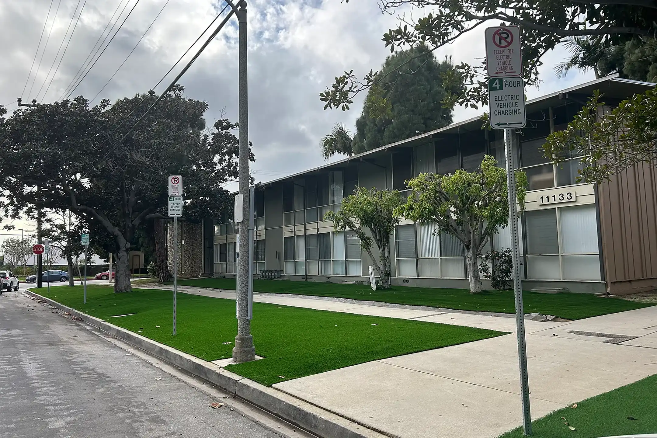 Sunset Rose Apartments, LLC - Los Angeles, CA 90034 | ApartmentGuide.com