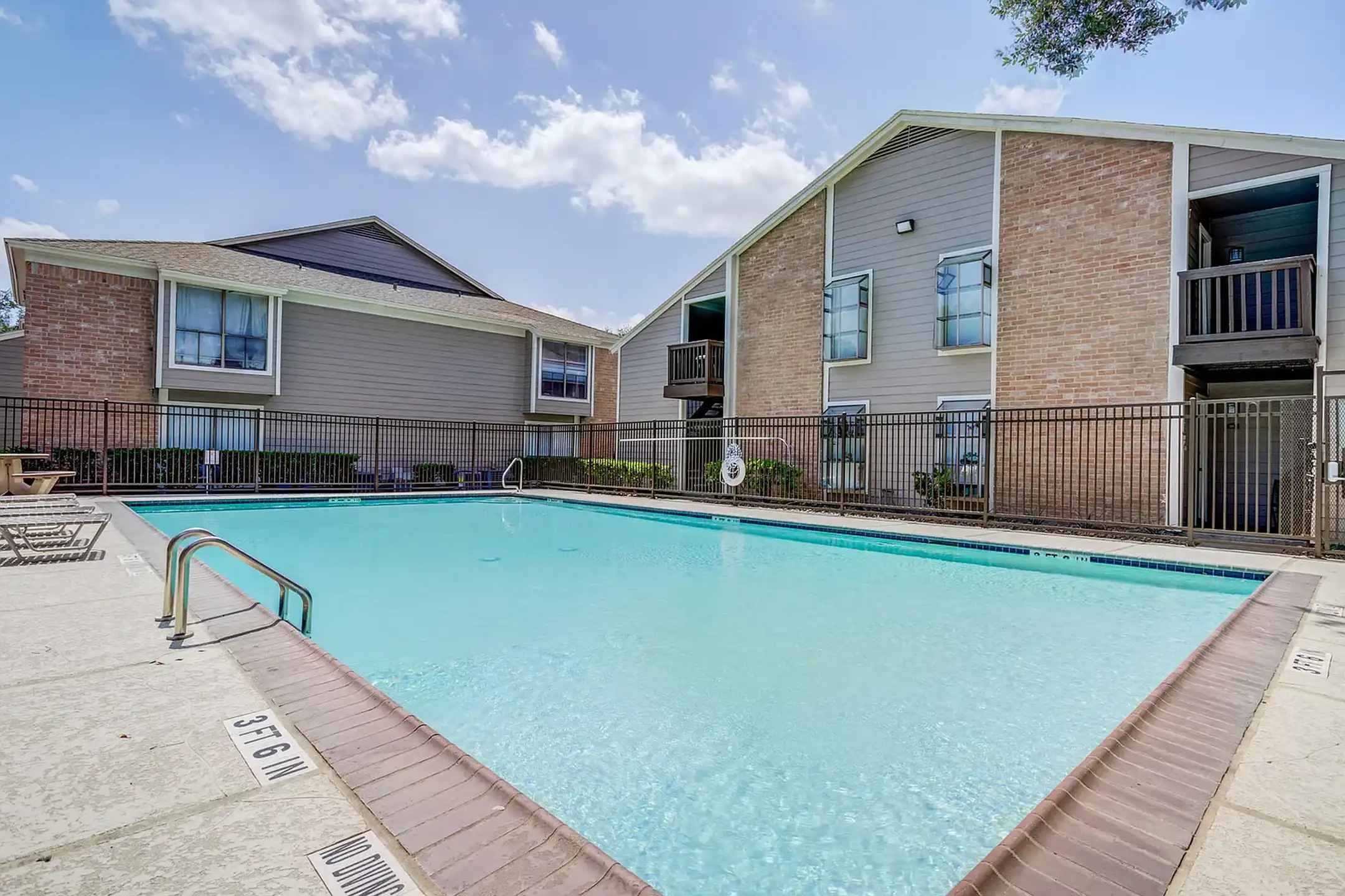5401 Chimney Rock Apartments