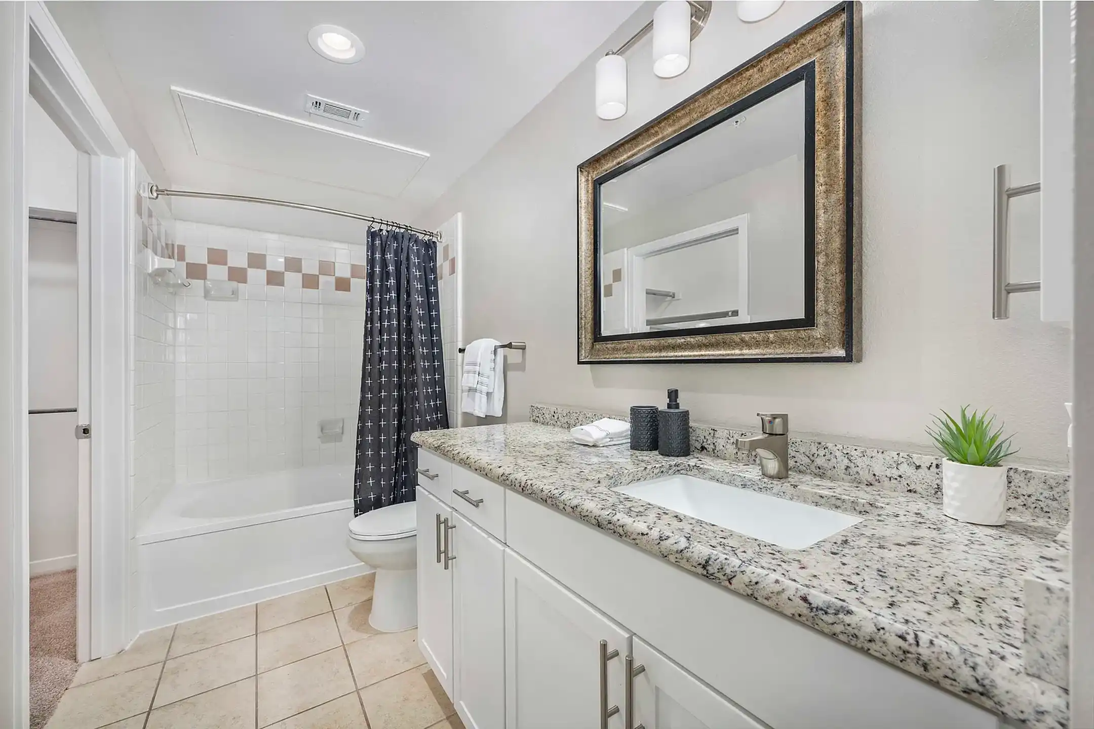 MAA Addison Circle - Addison, TX 75001 | ApartmentGuide.com