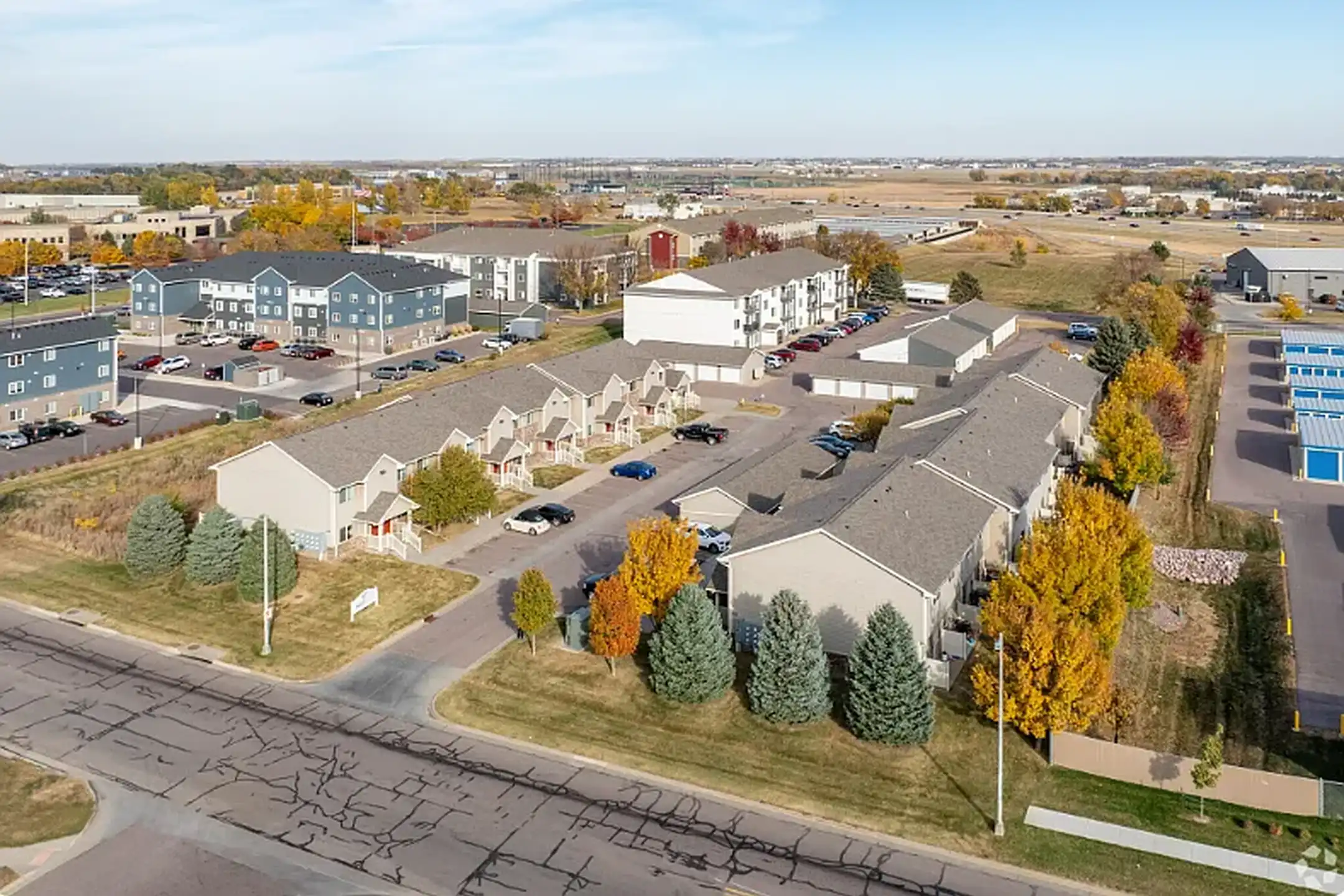 Maple Park Apartments - Sioux Falls, SD 57107 | ApartmentGuide.com