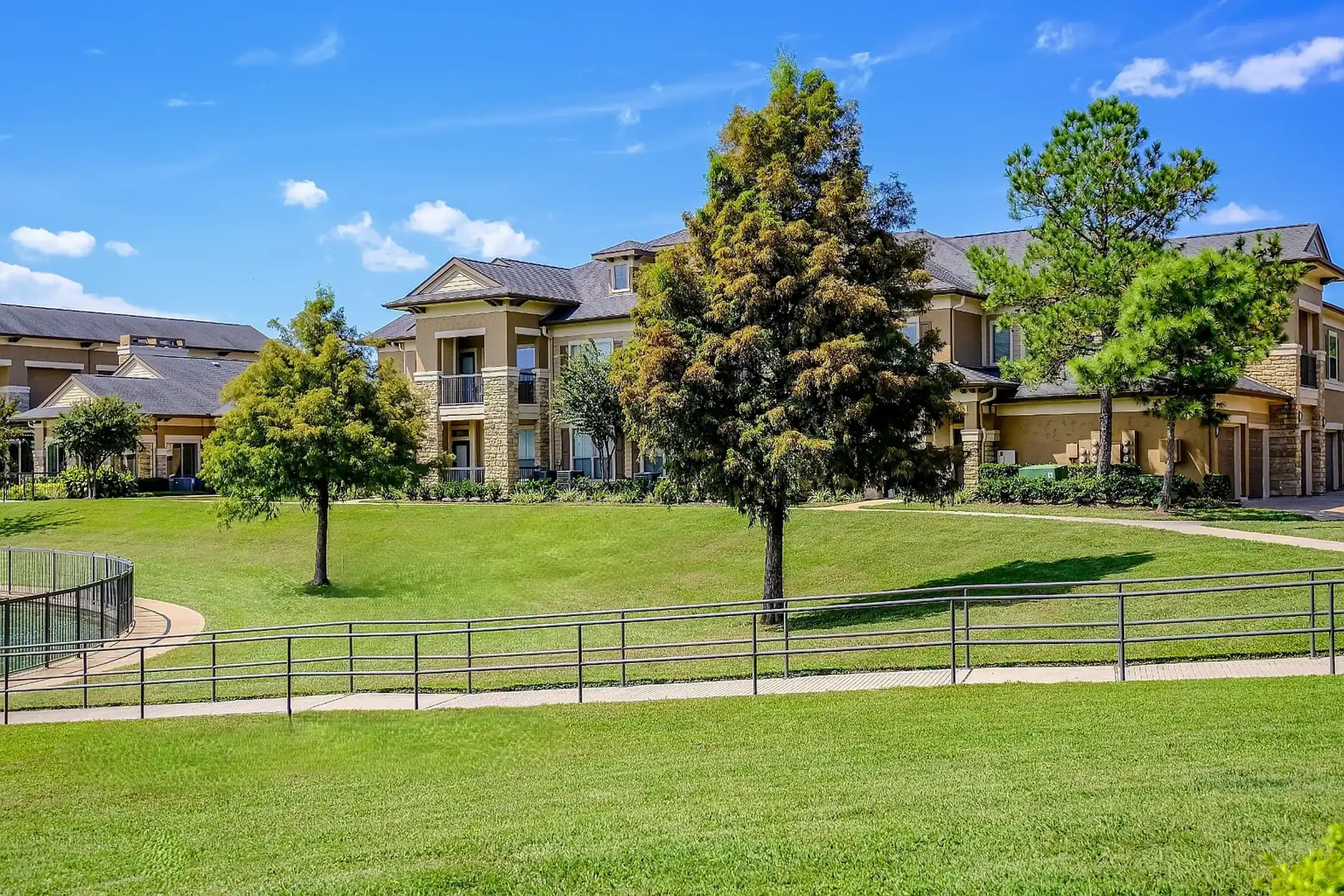 Falls at Copper Lake - Houston, TX 77095 | ApartmentGuide.com