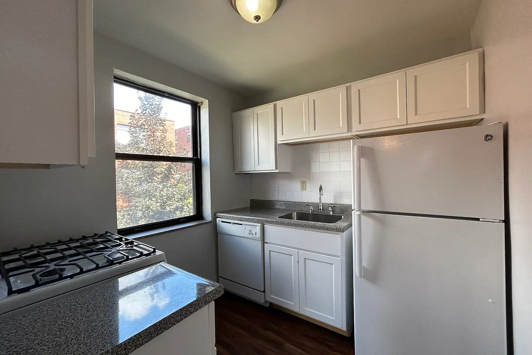 Royal Gardens Apartments - Pittsburgh, PA 15232 | ApartmentGuide.com