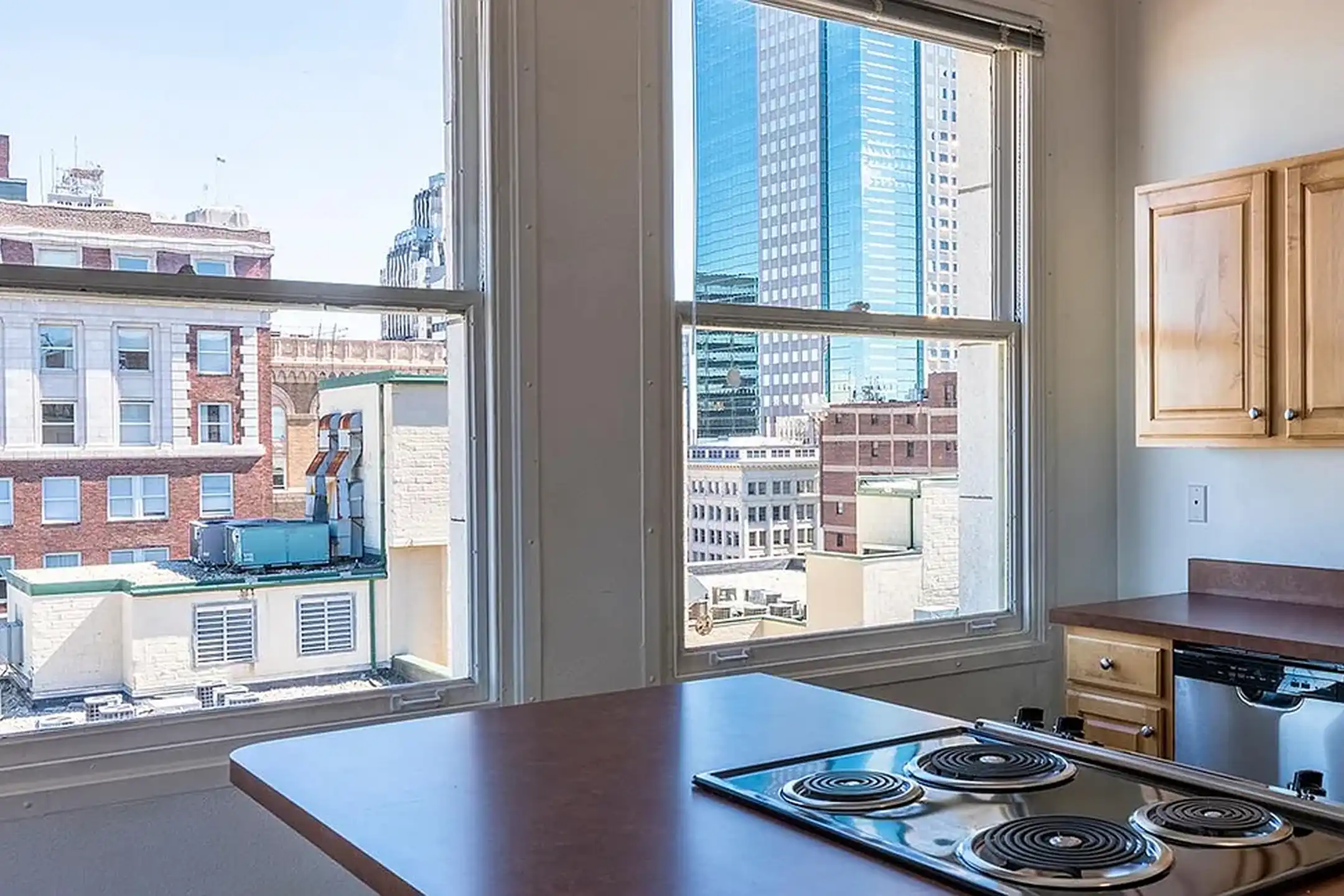 Board of Trade Lofts - Kansas City, MO 64105 | ApartmentGuide.com