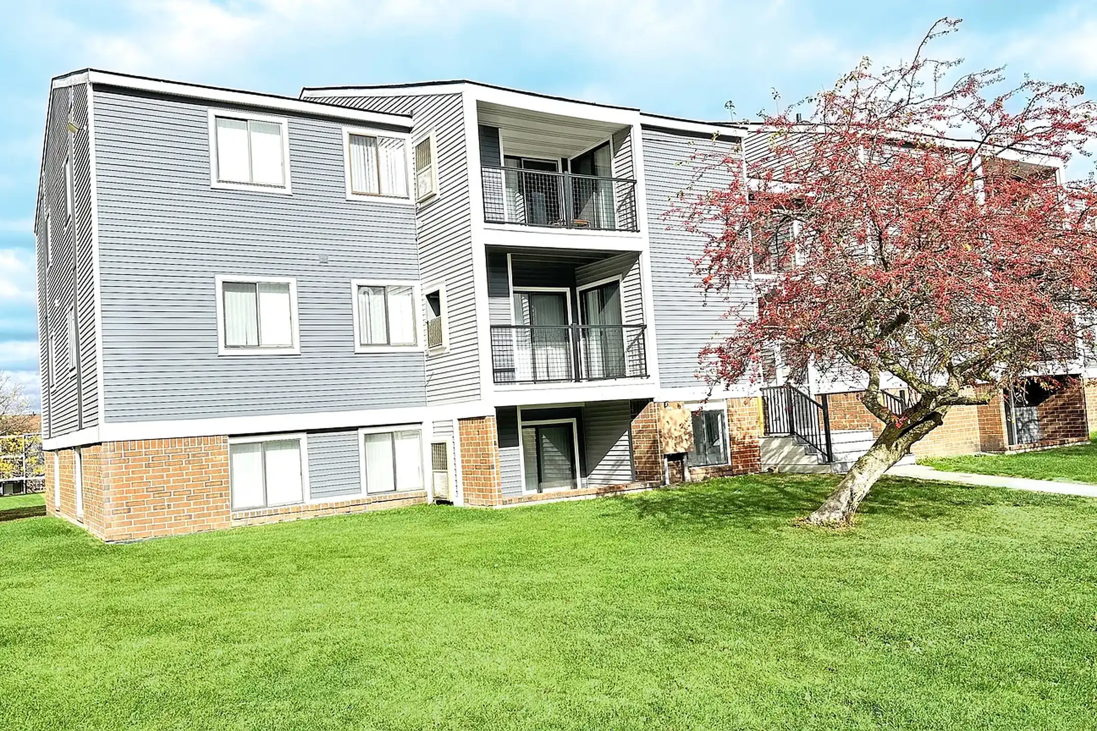 Ashton Woods - Kentwood, MI 49508 | ApartmentGuide.com