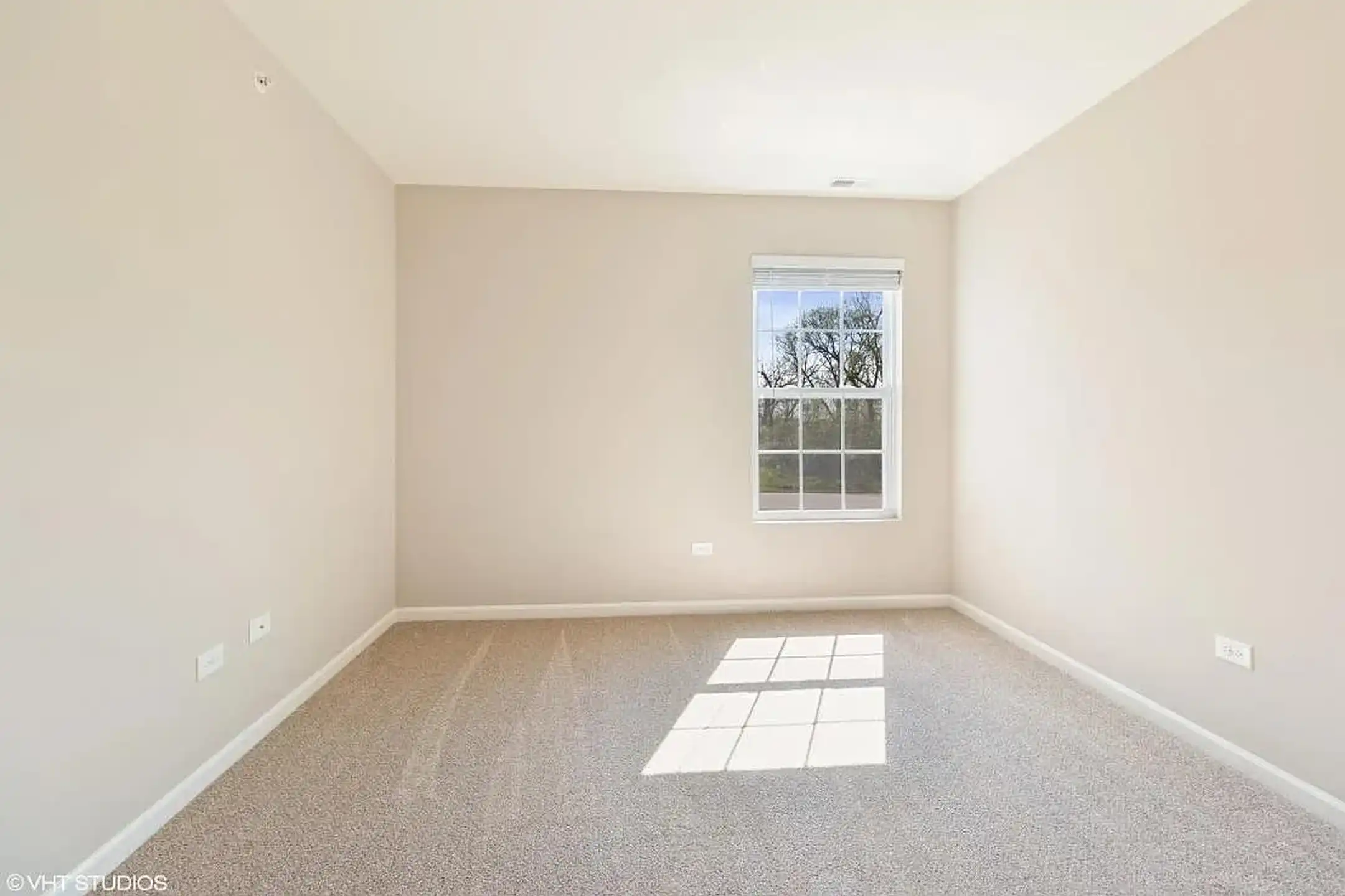 Timber Pointe Apartments - Joliet, IL 60431 | ApartmentGuide.com