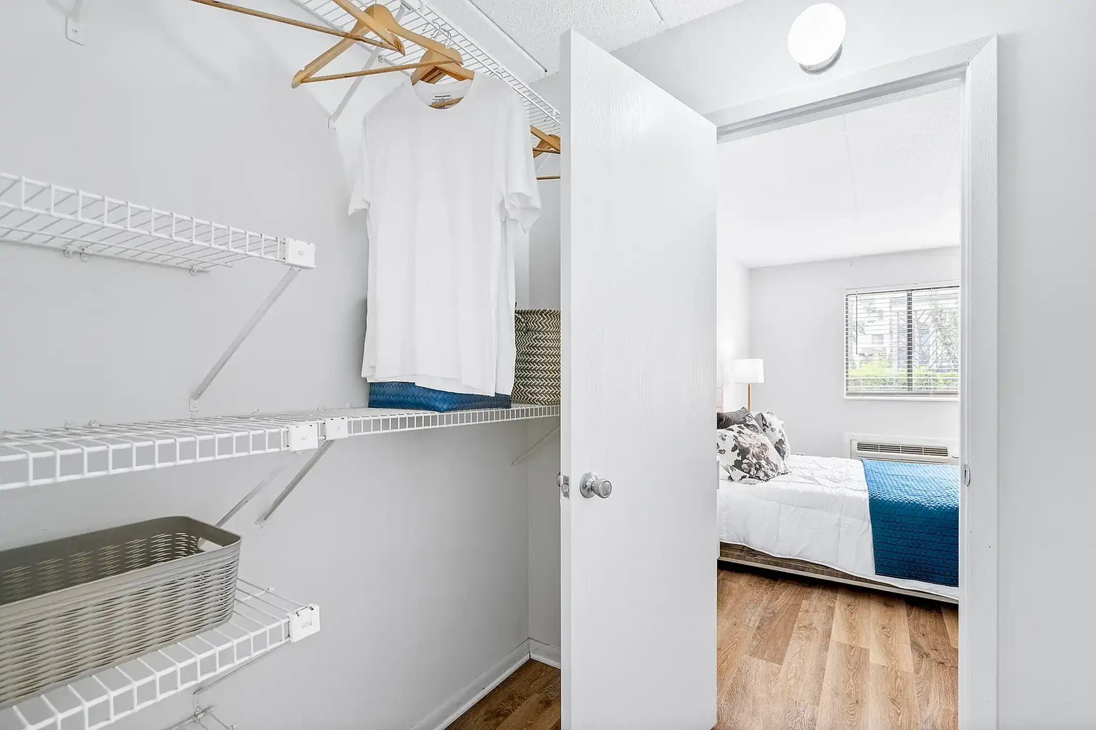 Residences at Lakeside - Lombard, IL 60148 | ApartmentGuide.com