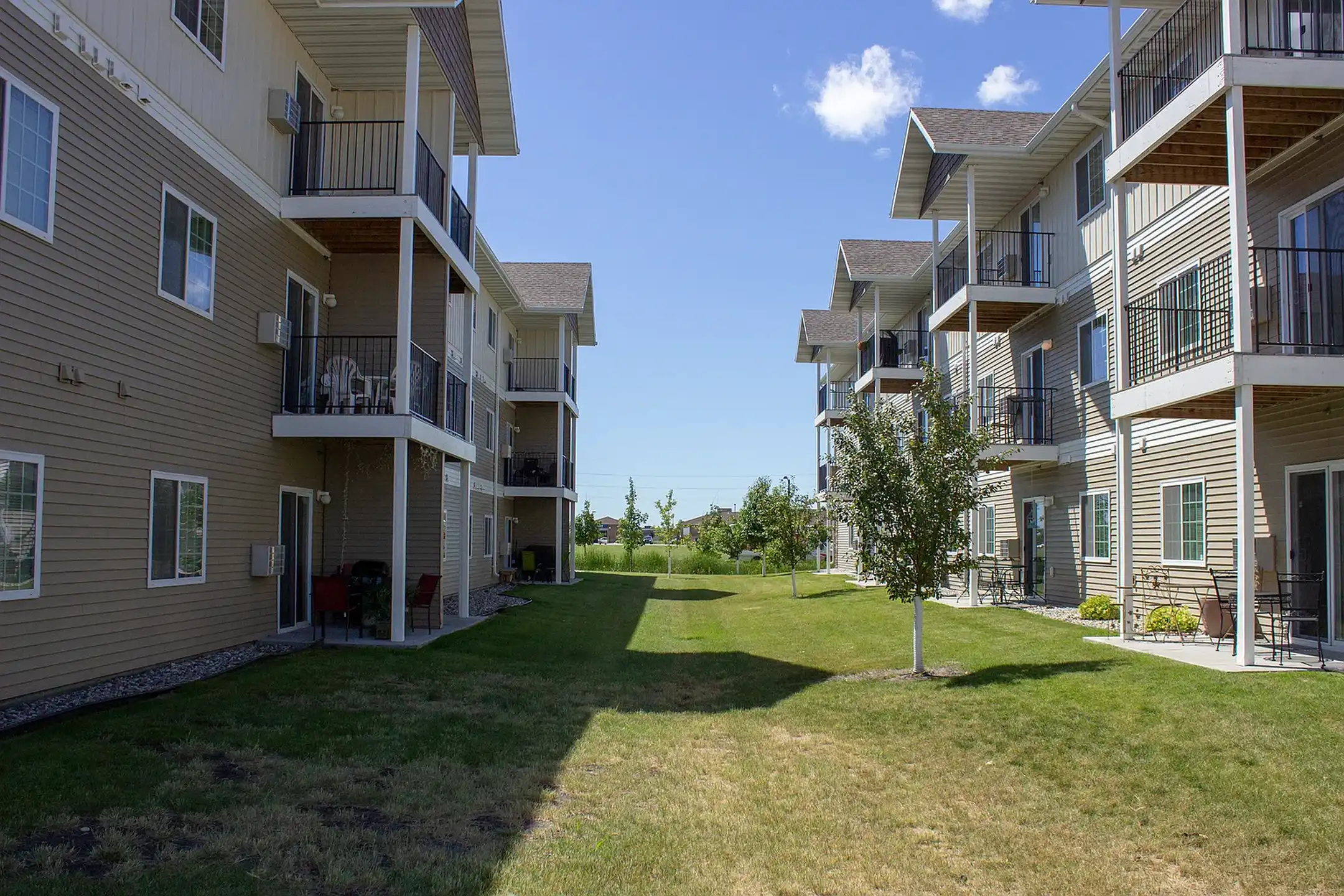 Amber Ridge Apartments - Fargo, ND 58104 | ApartmentGuide.com