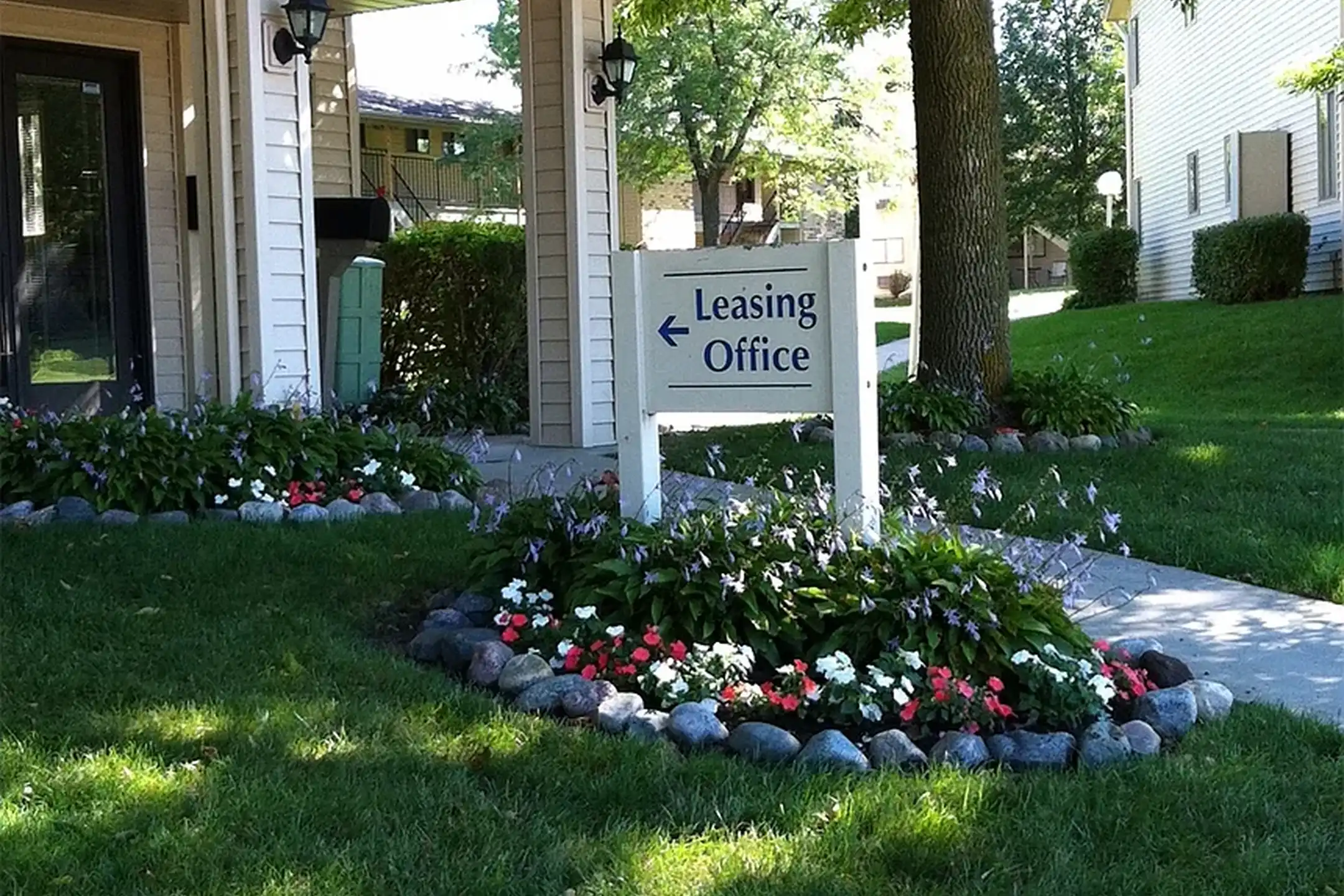 Orchard Springs Apartments - Racine, WI 53406 | ApartmentGuide.com